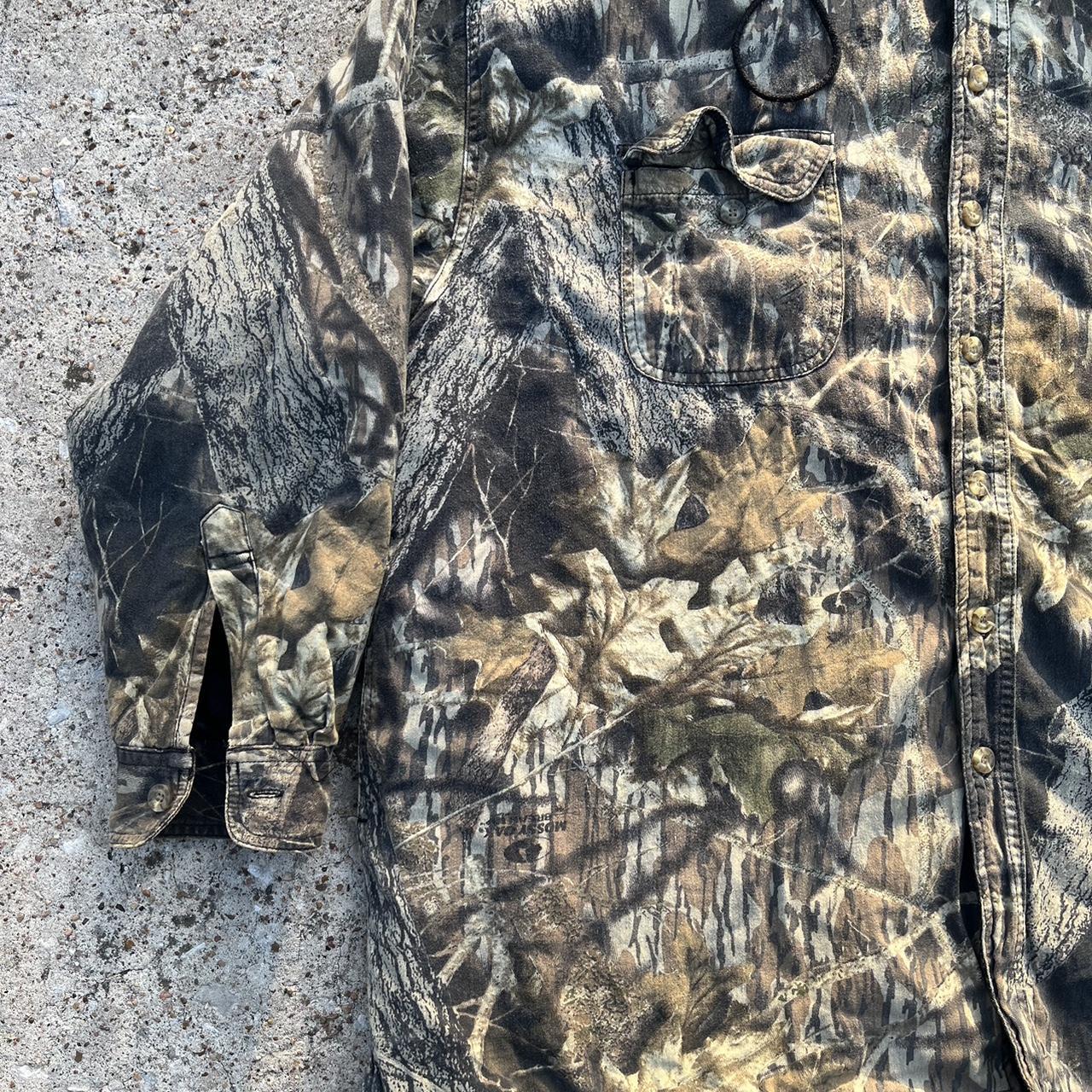 Duxbak workwear woodland camo realtree print button... - Depop