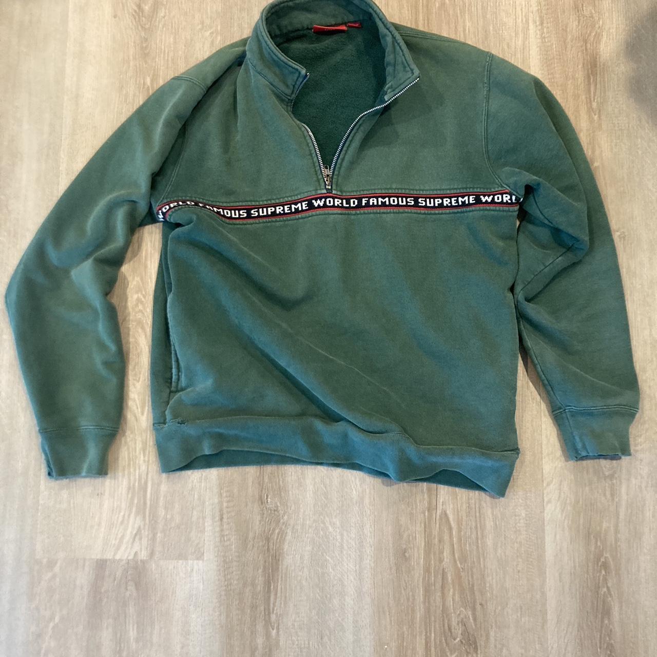 Supreme sweater L Has a rip on side - Depop