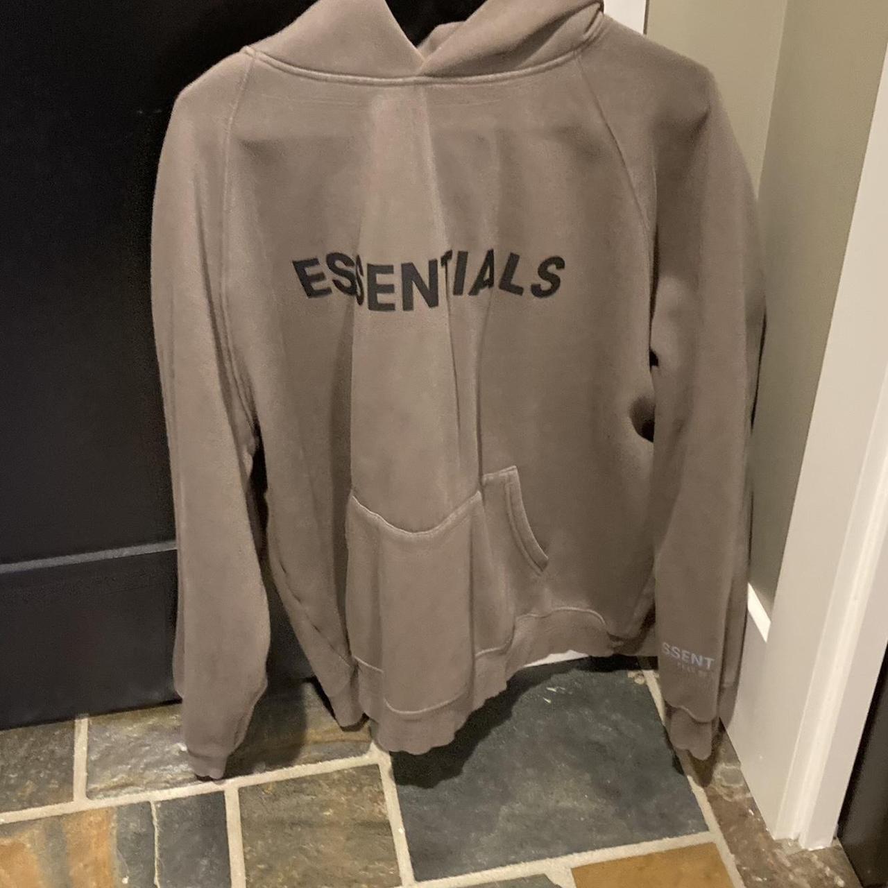 Essentials hoodie rep - Depop