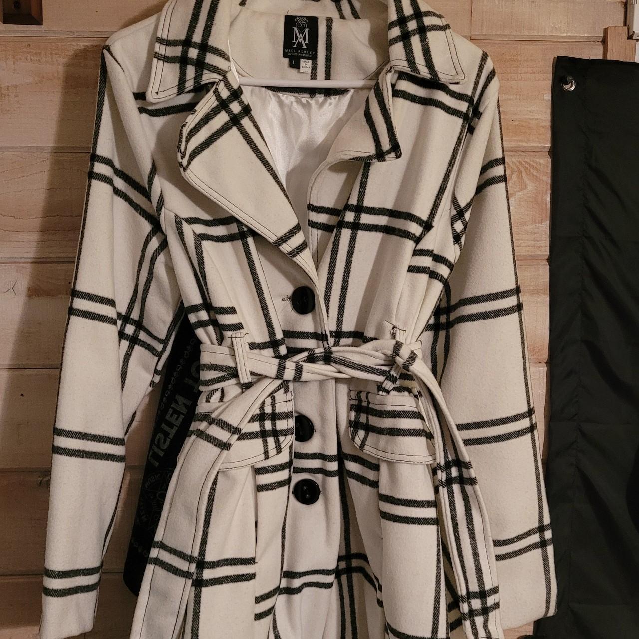 Large White Miss Ashley winter coat. - Depop