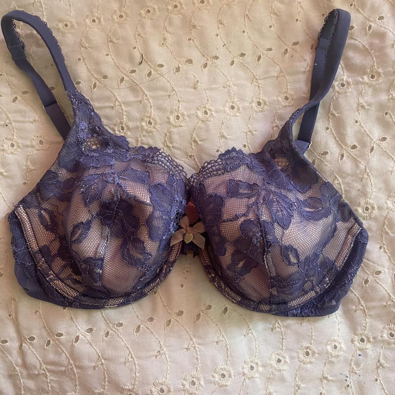 Super cute Victoria Secret Bra - worn a couple... - Depop