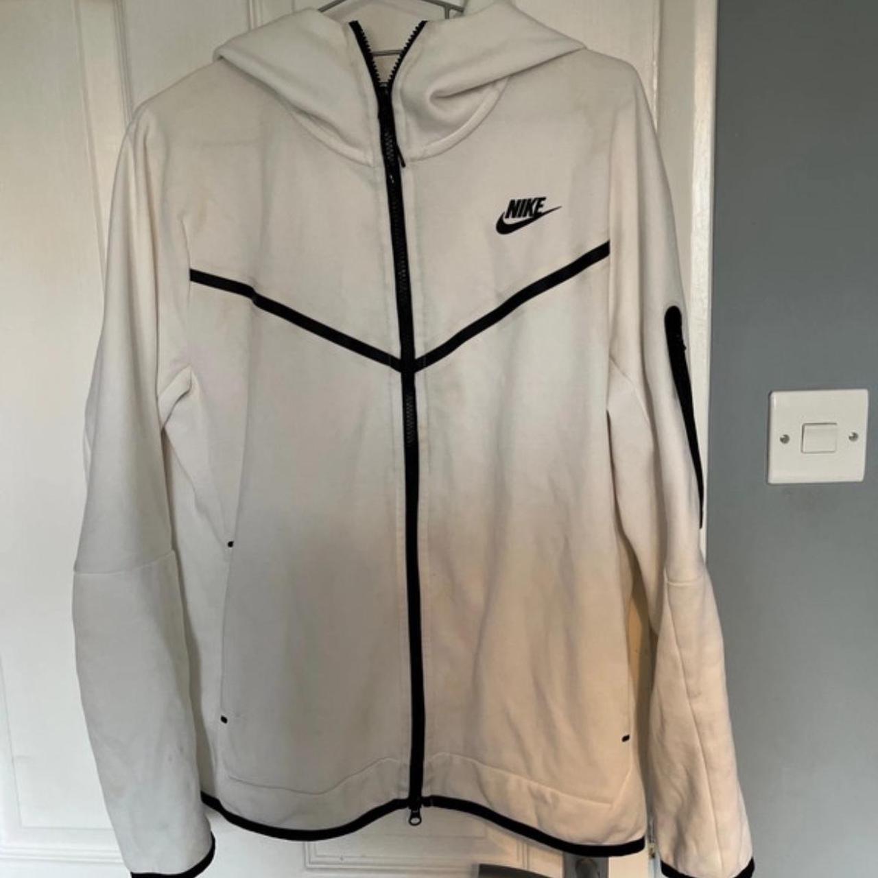 white nike tech fleece top quite old - Depop