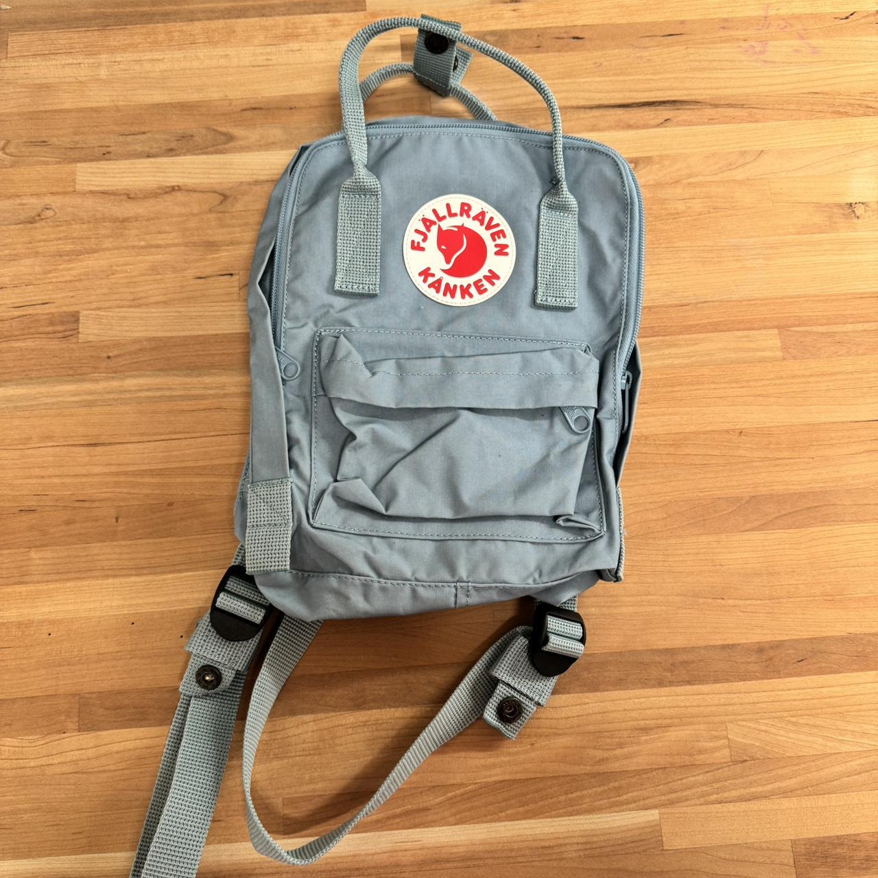 blue back pack - Depop