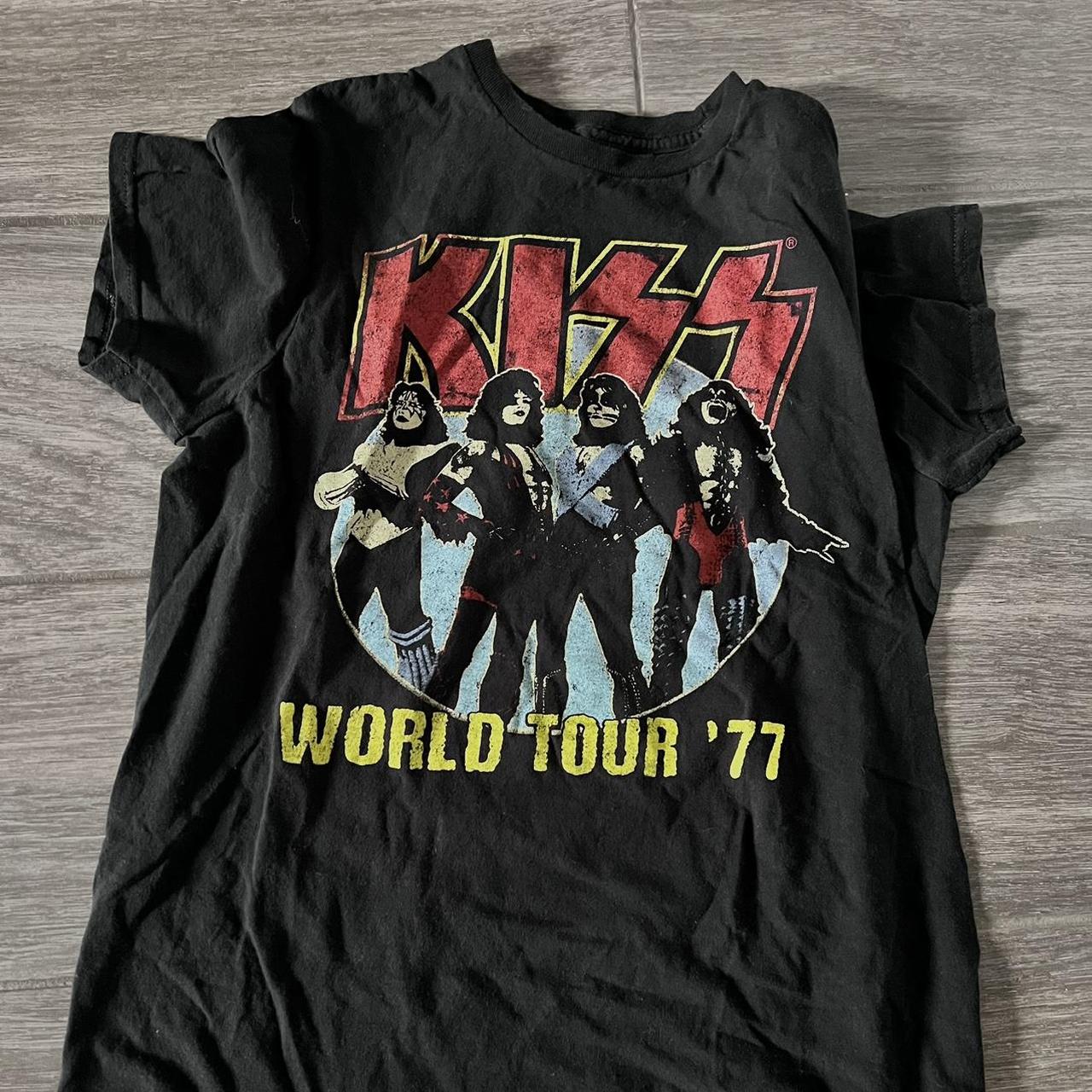 Kiss Graphic tee ️ - Depop