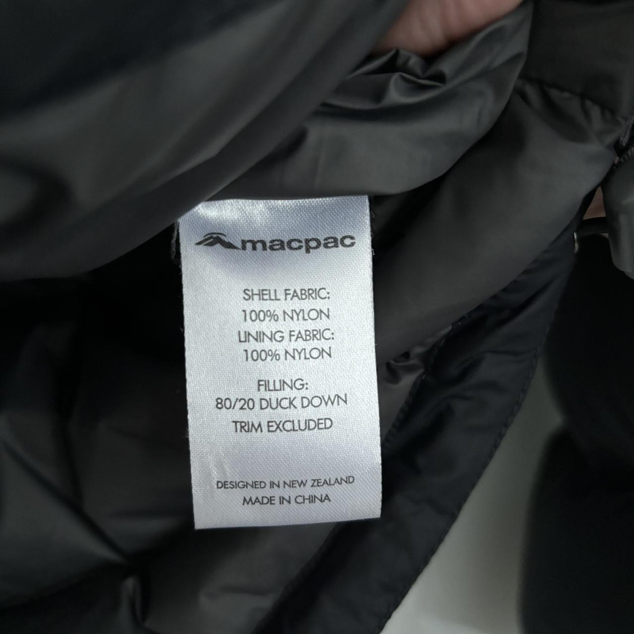 Size 8 Macpac jacket - Depop