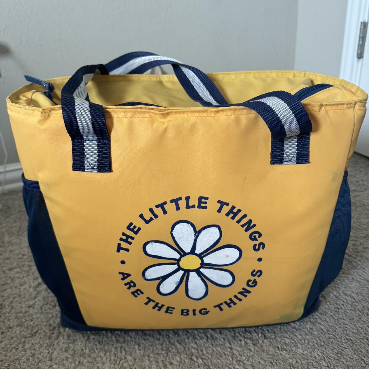 Life Is Good cooler bag Can fit a lot of things.... - Depop