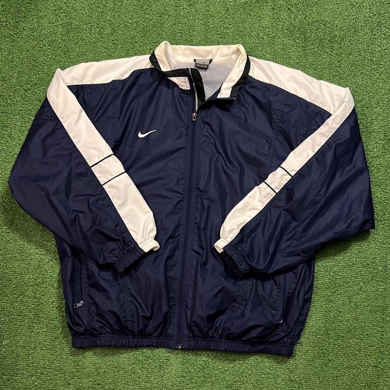 Vintage 2000’s Y2K Nike Silver Tag Heavyweight... - Depop