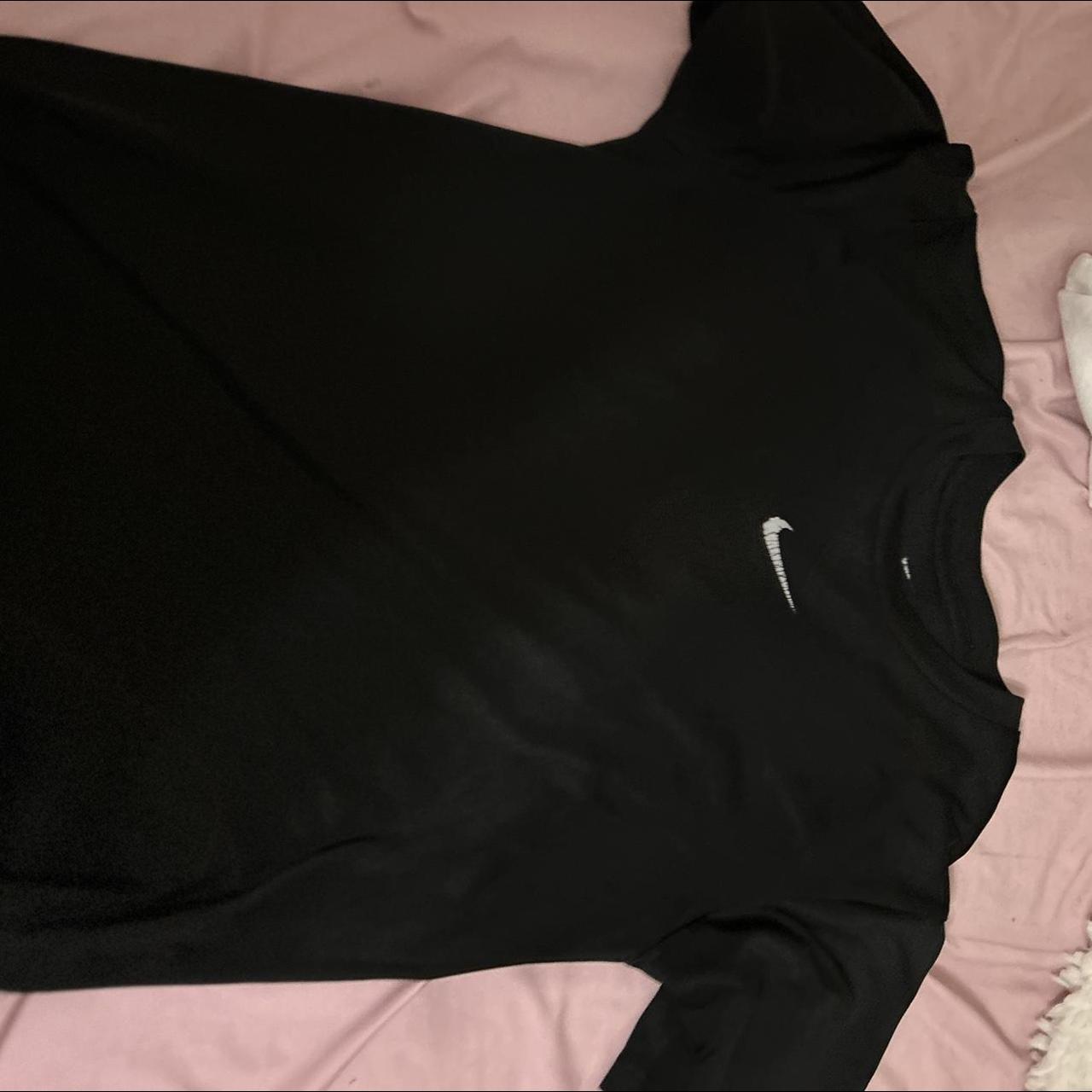 medium nike dry fit shirt black - Depop