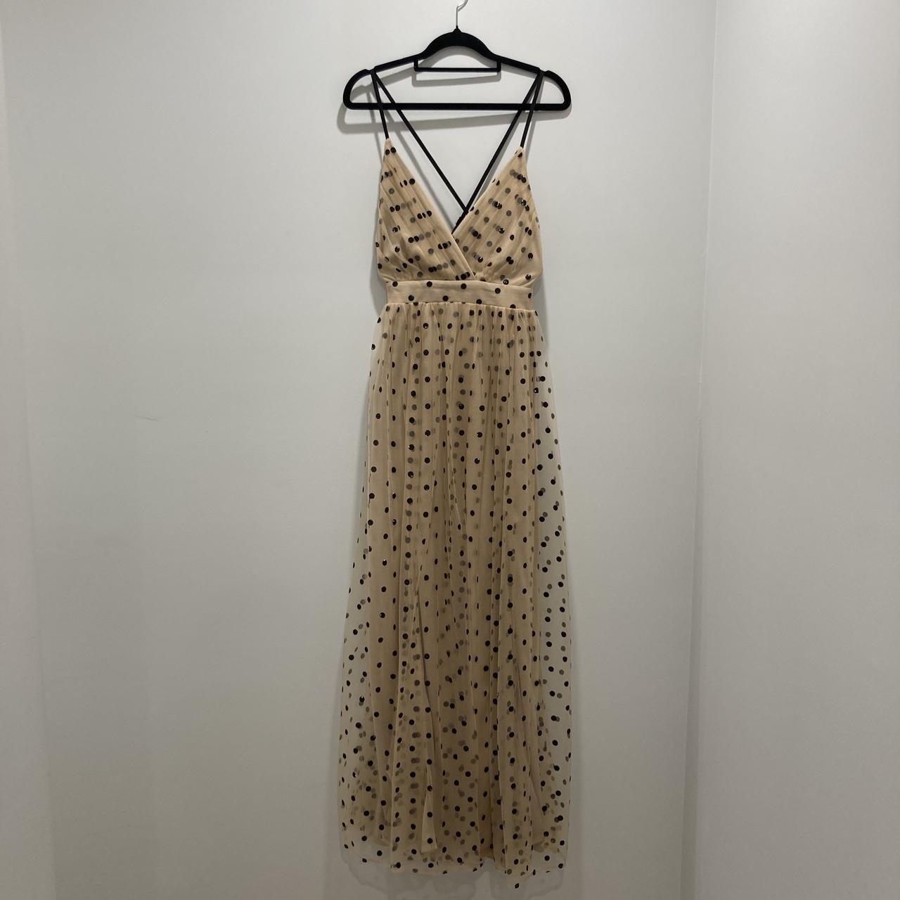 Turn heads in this stunning maxi dress that exudes... - Depop