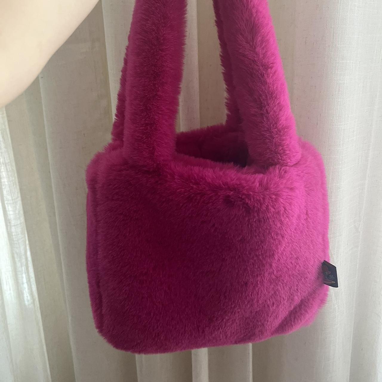 Unif Hot Pink Fuzzy Tote 💕 zip closure Used maybe... | Depop