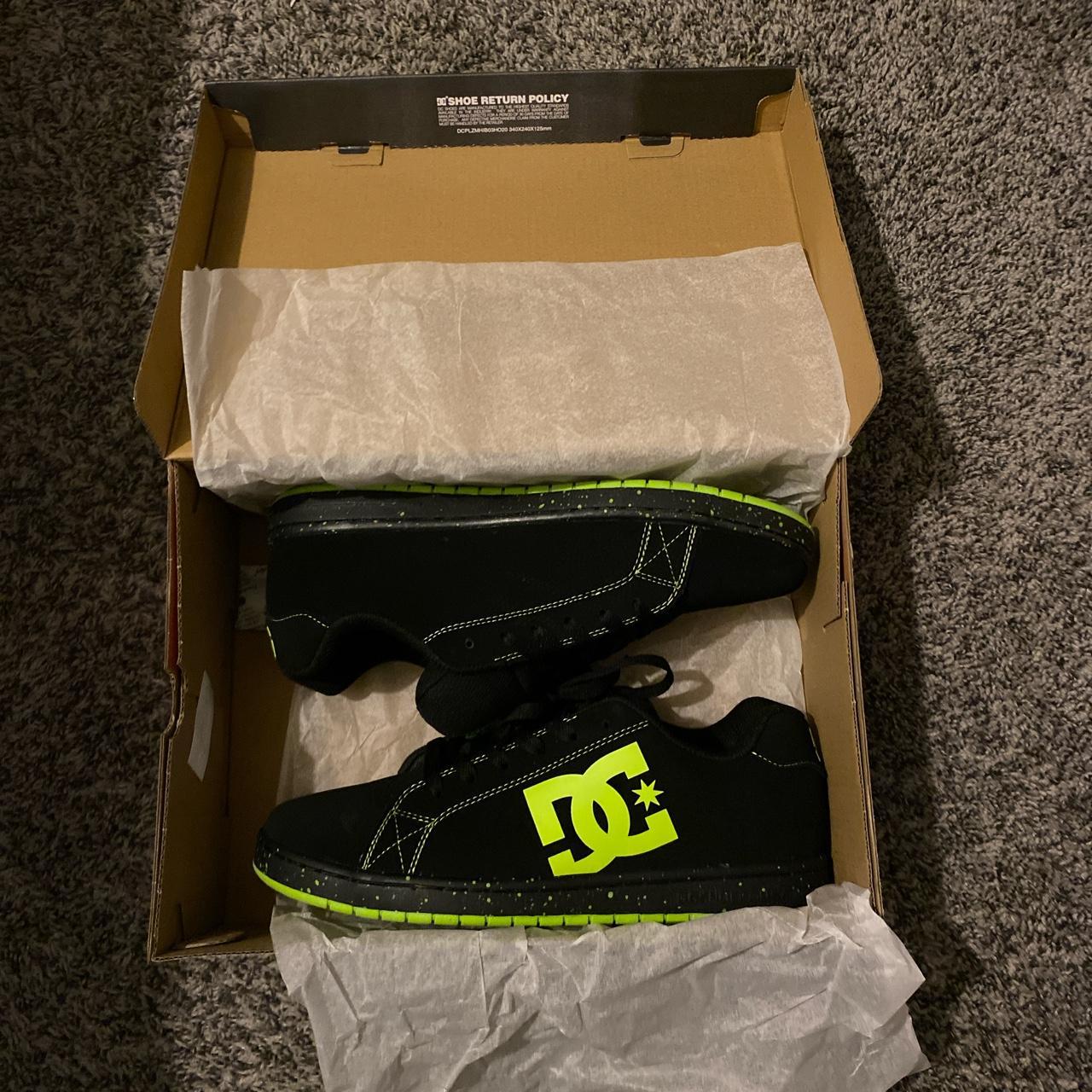 DC SHOES GREEN BLACK - Depop