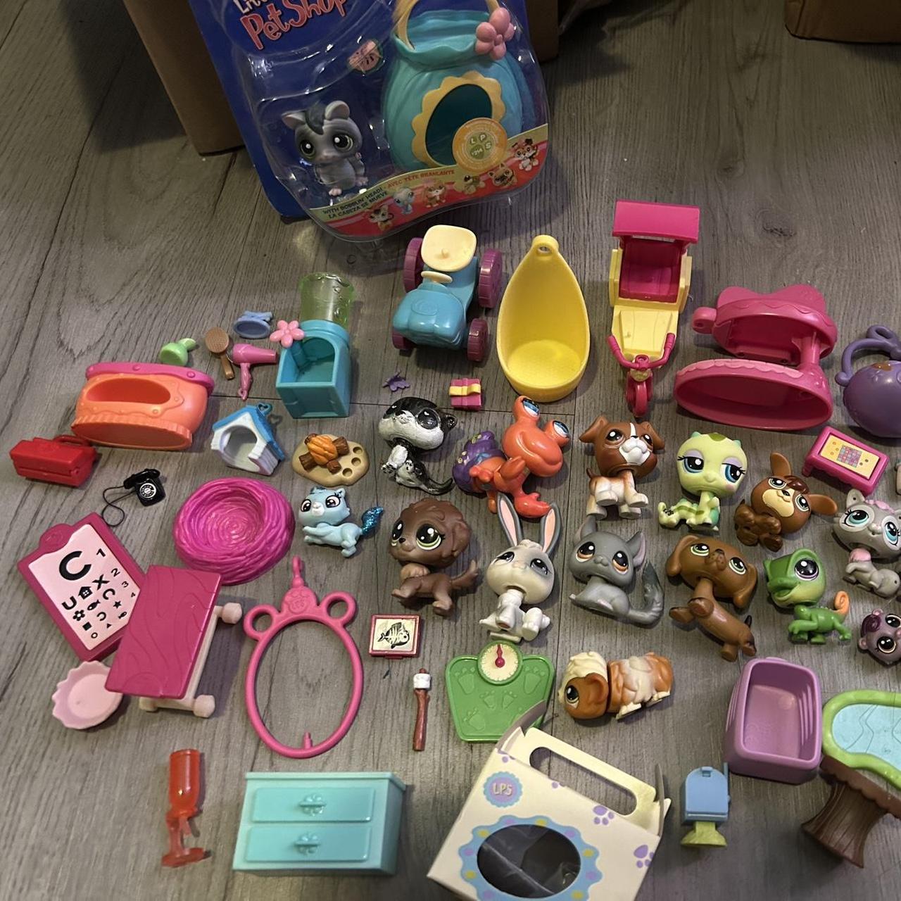 CHEAP LPS LOT has 15 pets, over 20+ accessories and... - Depop