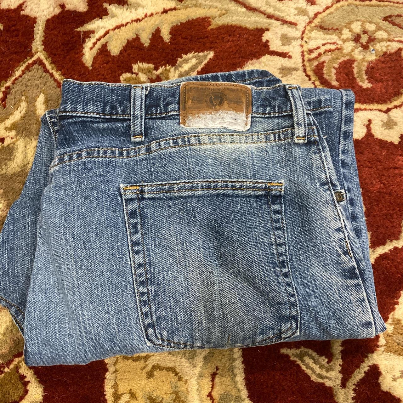 40x29 wrangler jeans decent wear 1 small hole - Depop