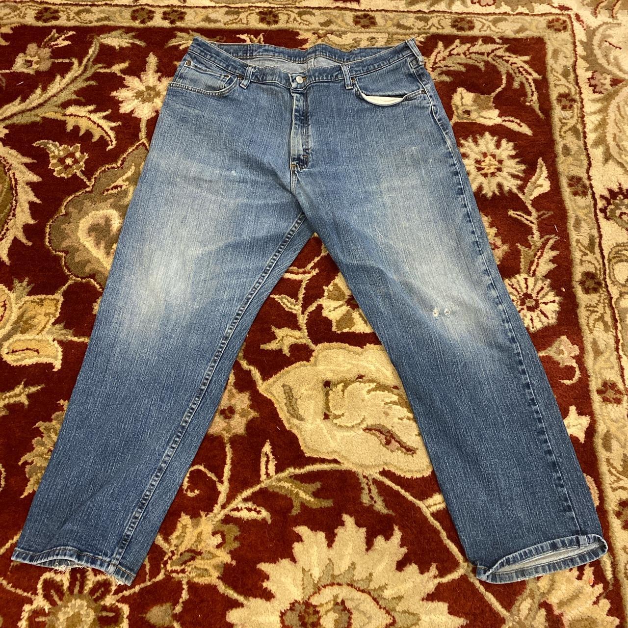 40x29 wrangler jeans decent wear 1 small hole - Depop
