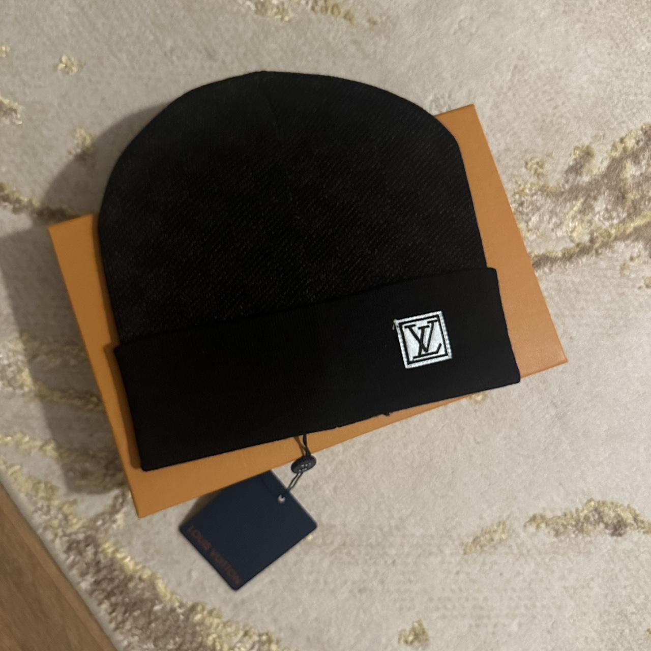 Bonnet Louis Vuitton - Depop