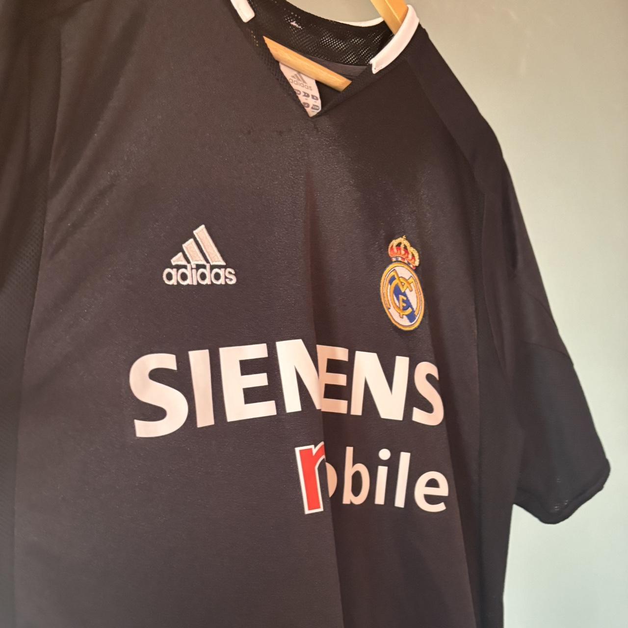 Real Madrid 2004 Football Shirt with R9 Ronaldo 9... - Depop
