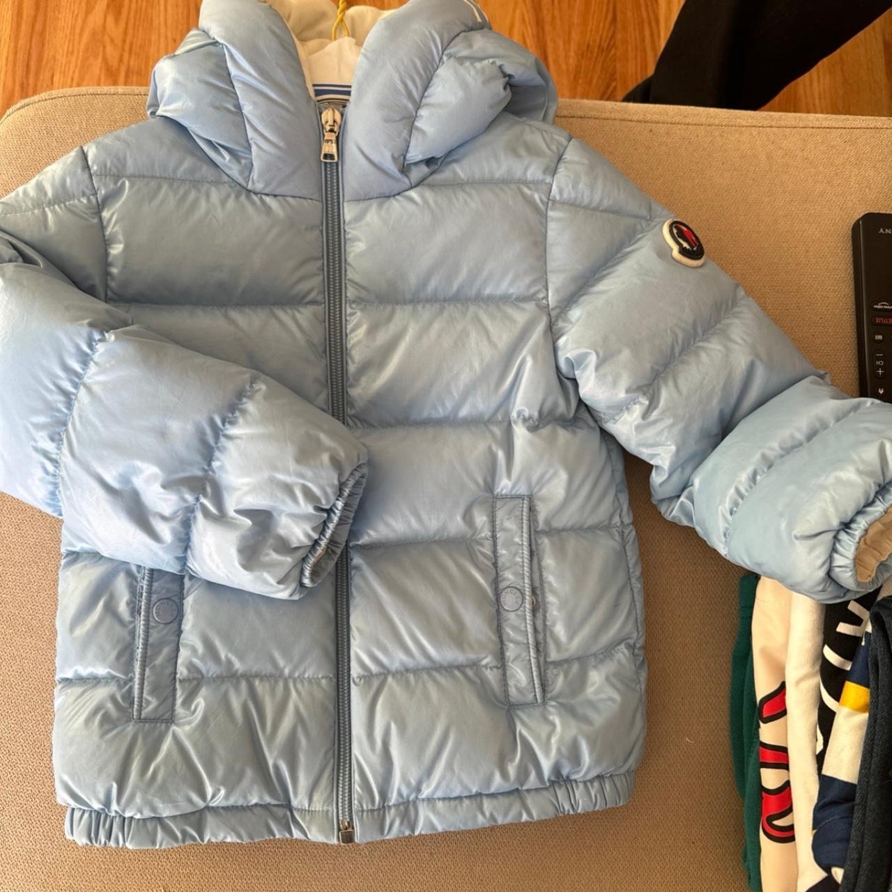 Blue Moncler Puffer Medium - Depop