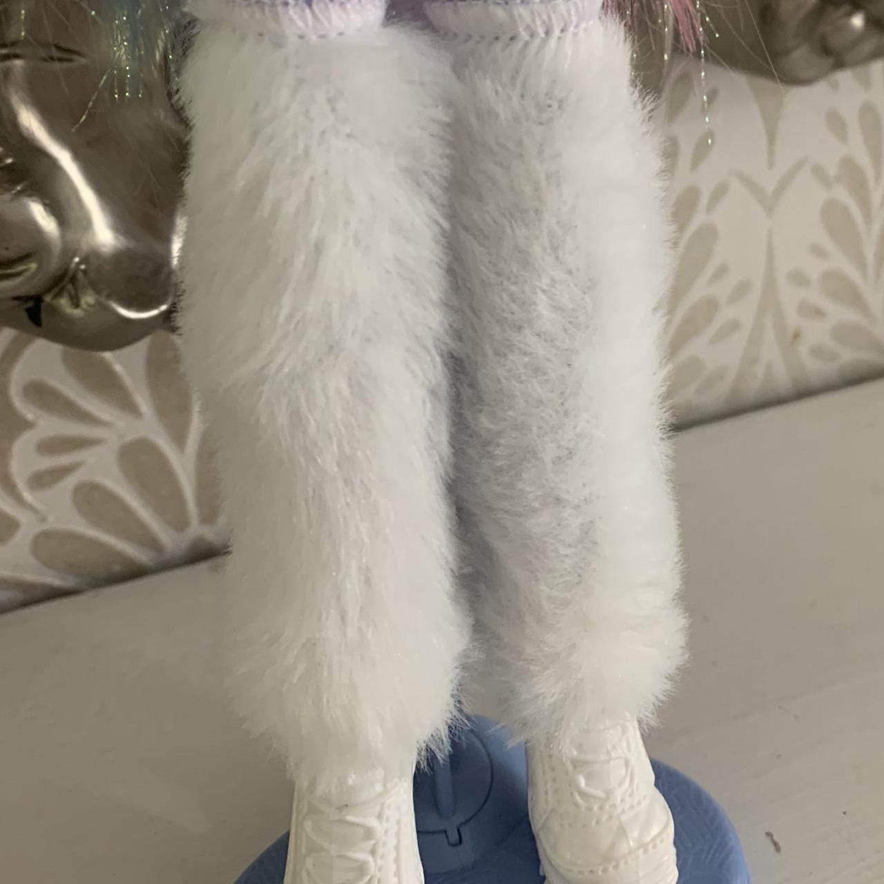 Monster high abbey Bominable fur accessories. Leg... - Depop