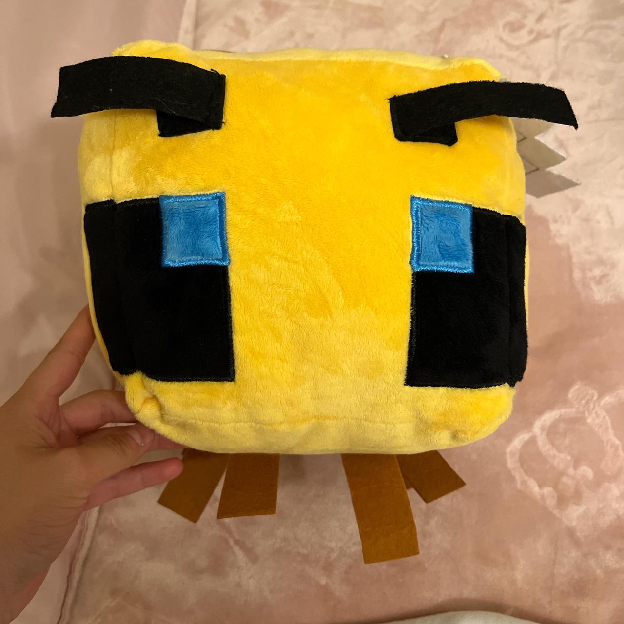 MINECRAFT BUMBLE BEE!!! Super adorable for anyones ️ - Depop