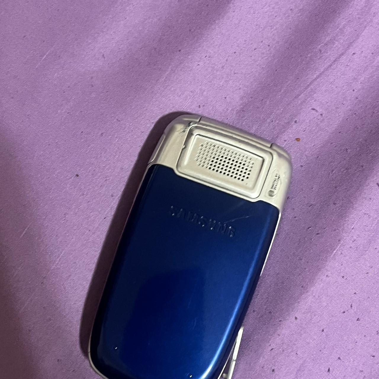 Vintage samsung flip phone. Comes with charger. Cdma... - Depop