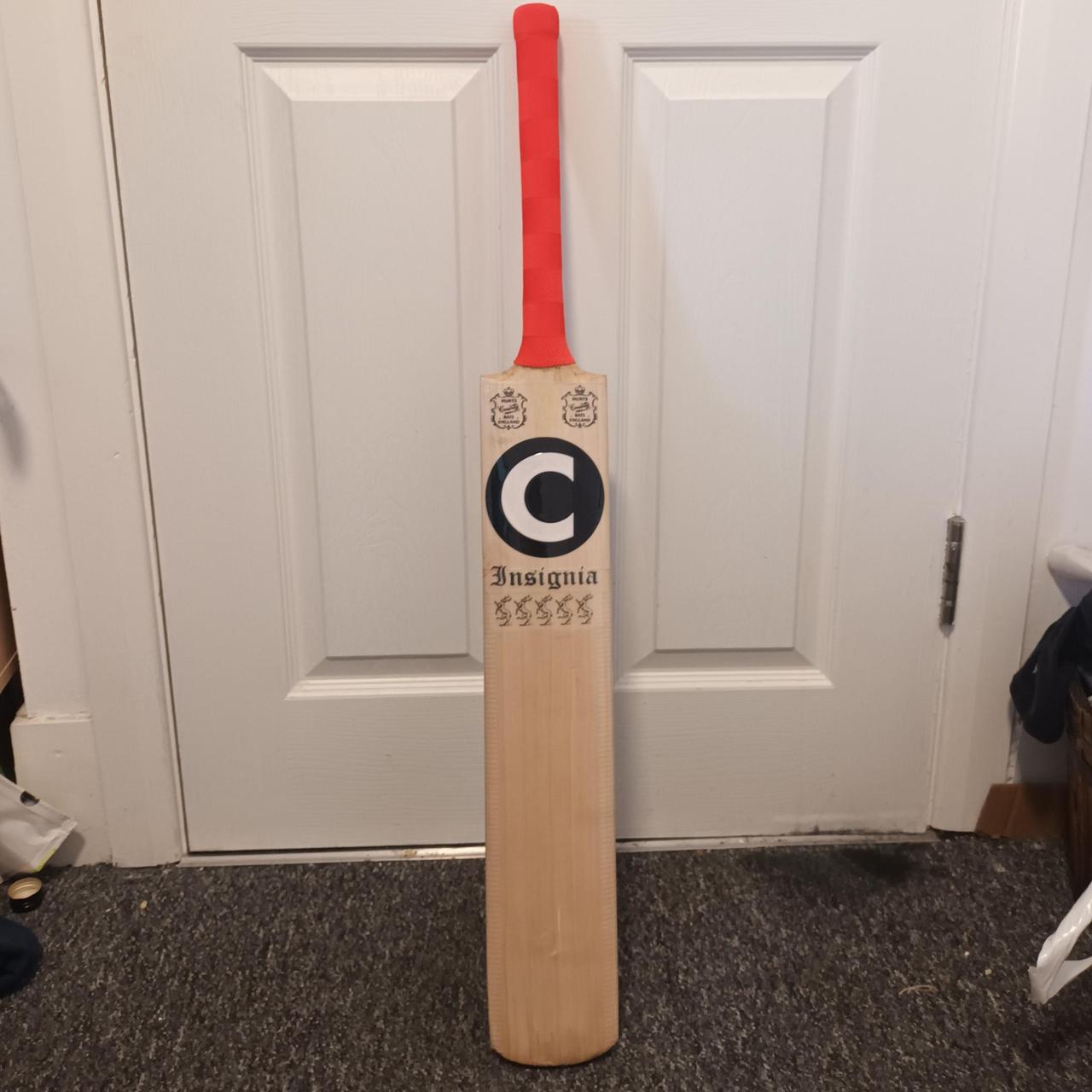 Hunts Insignia Cricket Bat SH Recently refurbished.... - Depop