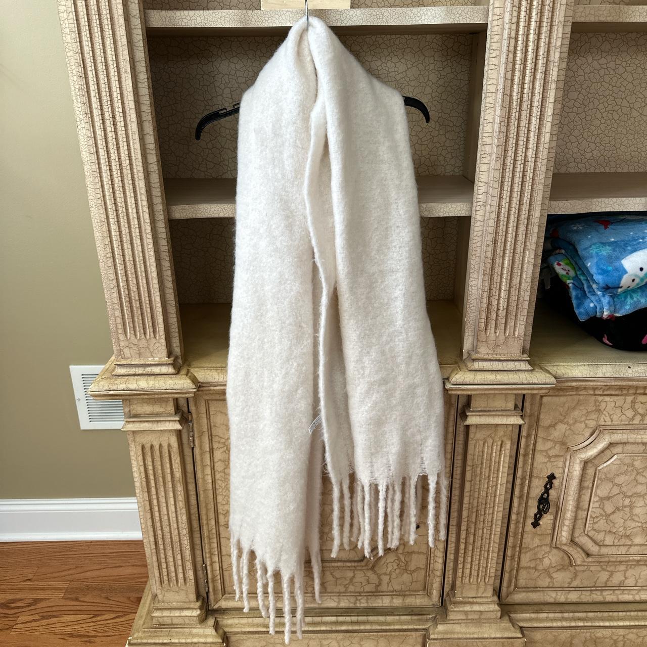 Aerie Cream Scarf! This is literally the softest and... - Depop