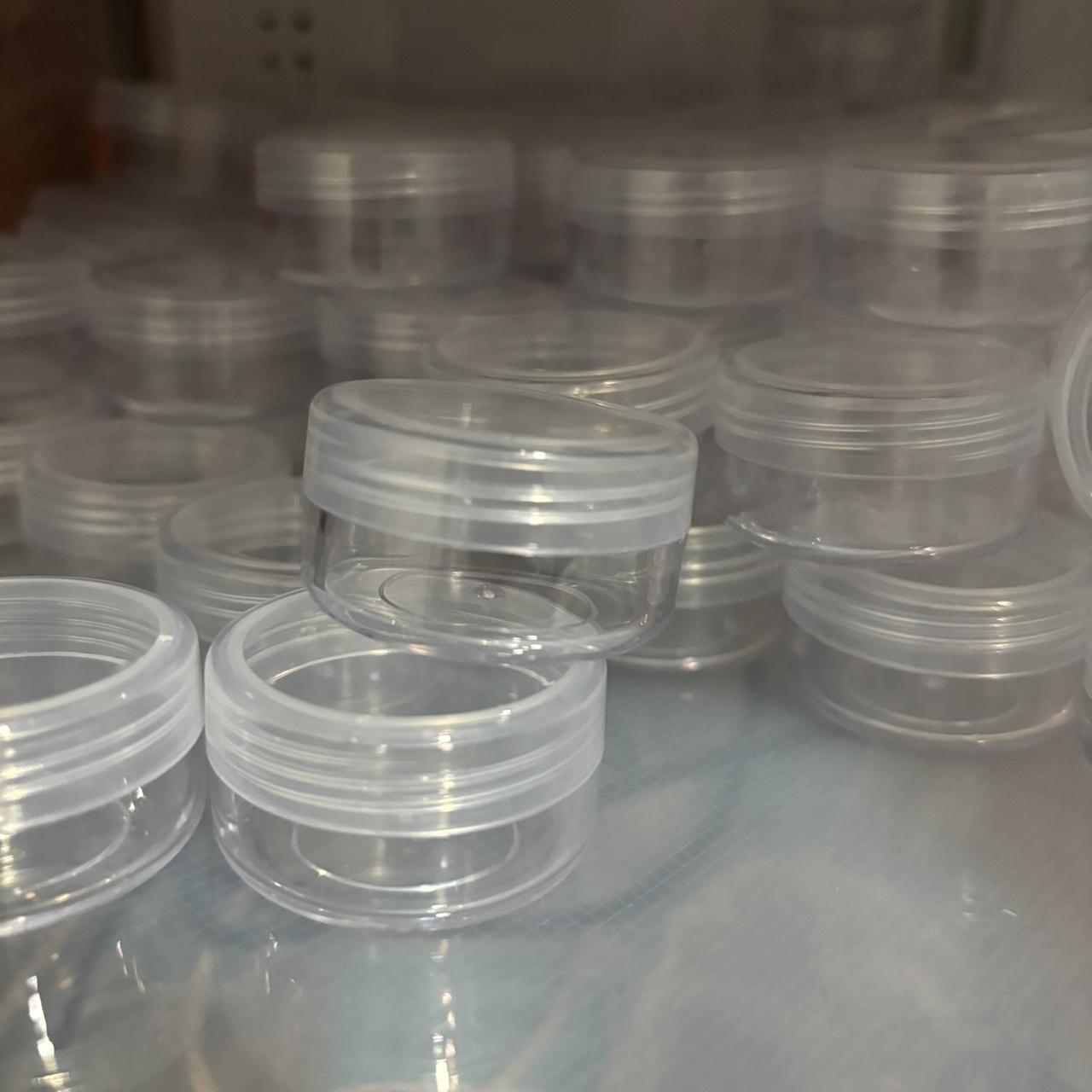 10g storage containers - Depop