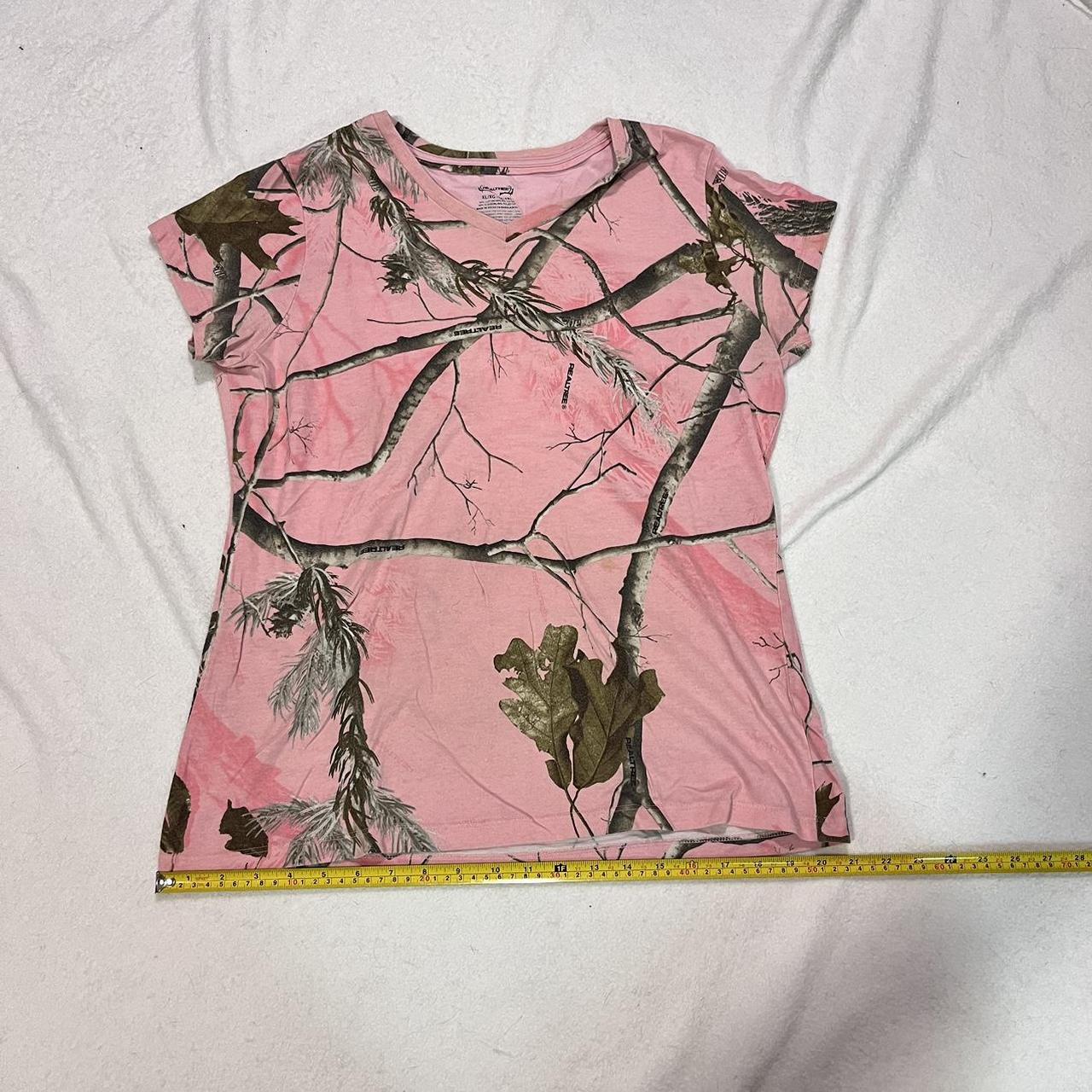 women’s pink real tree camo t shirt size XL - Depop