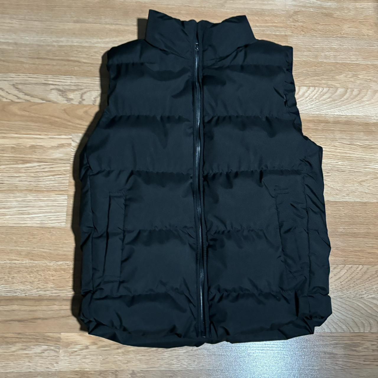 Men’s Black puffer vest MESSAGE BEFORE BUYING‼️‼️‼️ - Depop