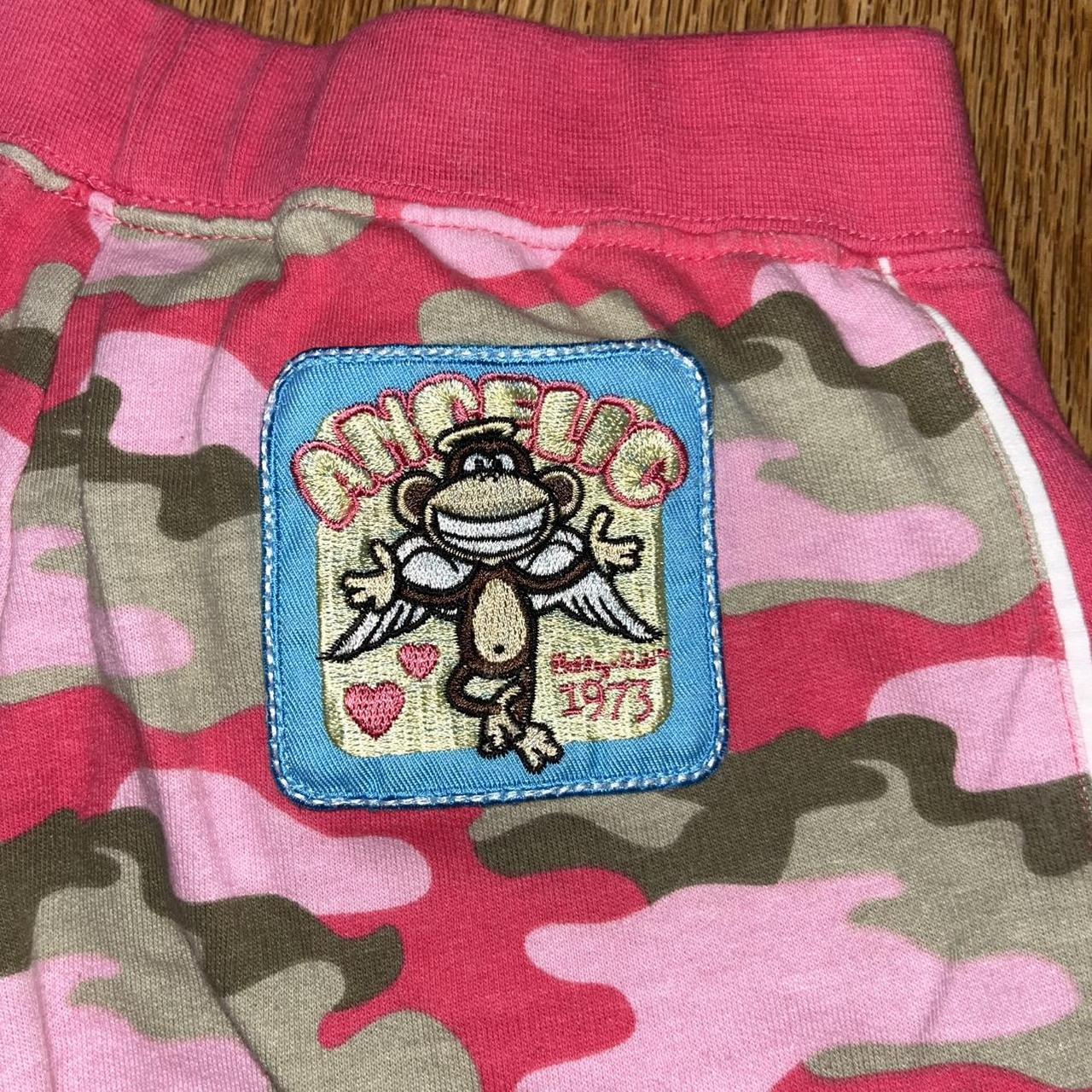 VINTAGE MEDIUM ORIGINAL BOBBY JACK PINK CAMO CAPRI... - Depop