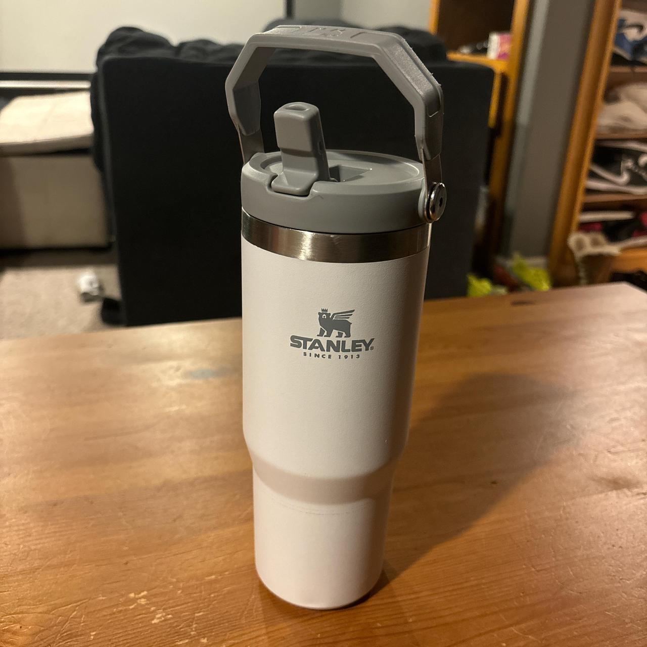 Stanley white sports water bottle 30 oz - Depop