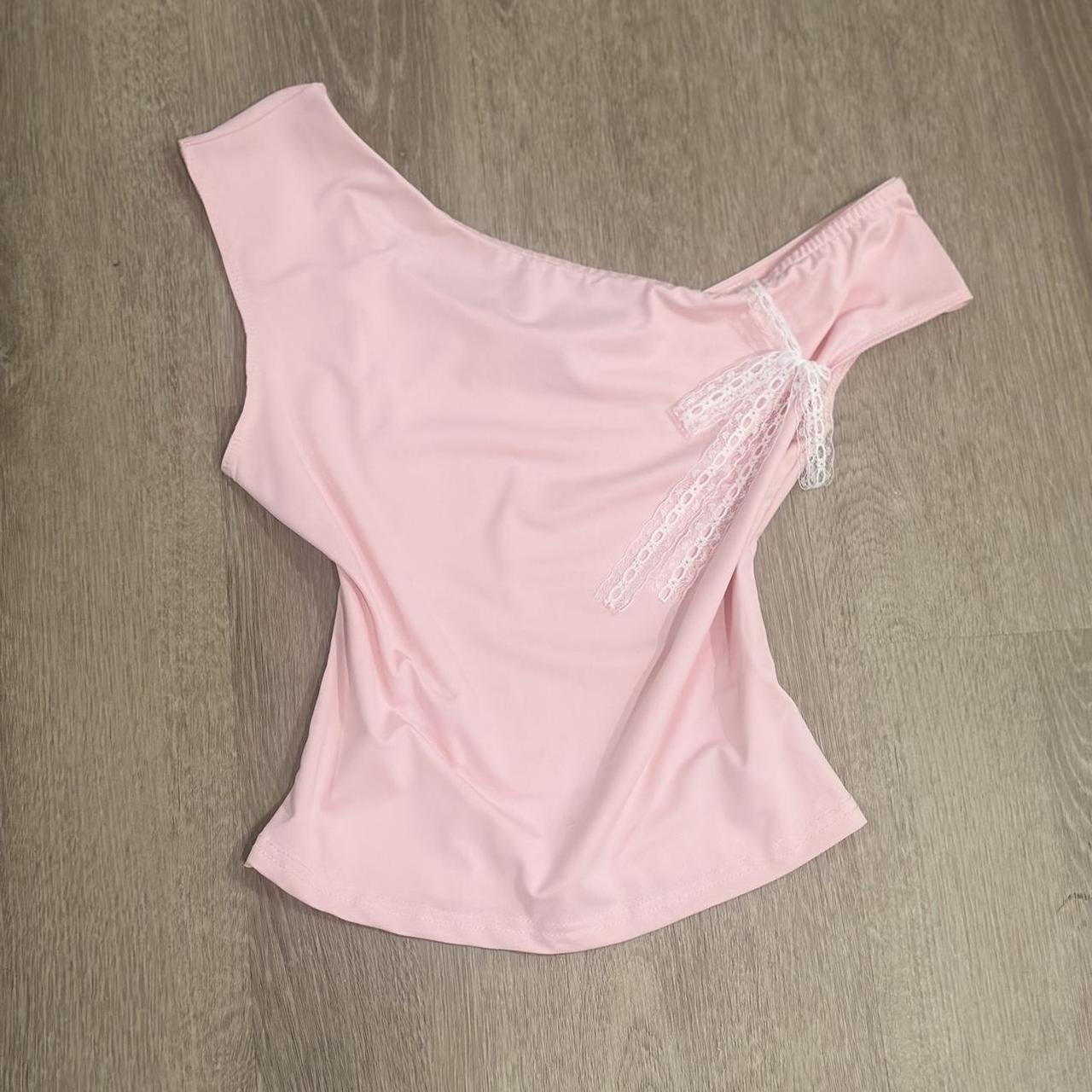 Pink Edikted top never worn. Girly and flattering!... - Depop