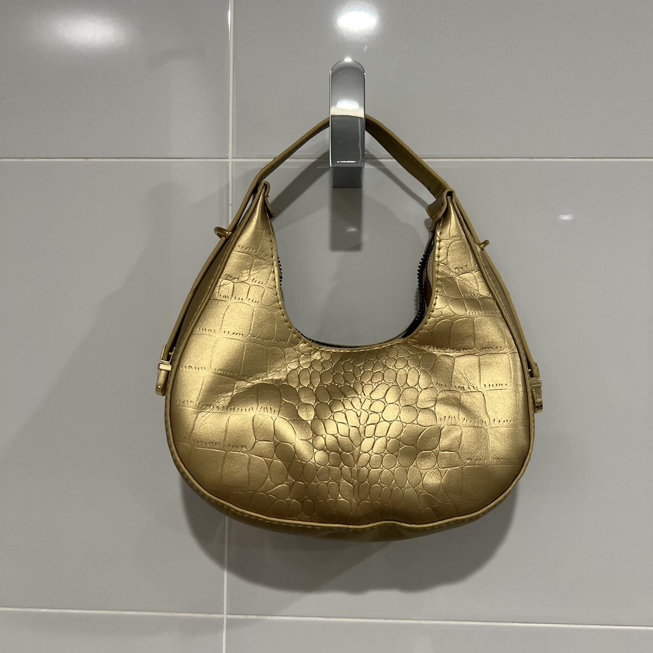 Small Gold Handbag - Purchased on SHEIN Really good... - Depop