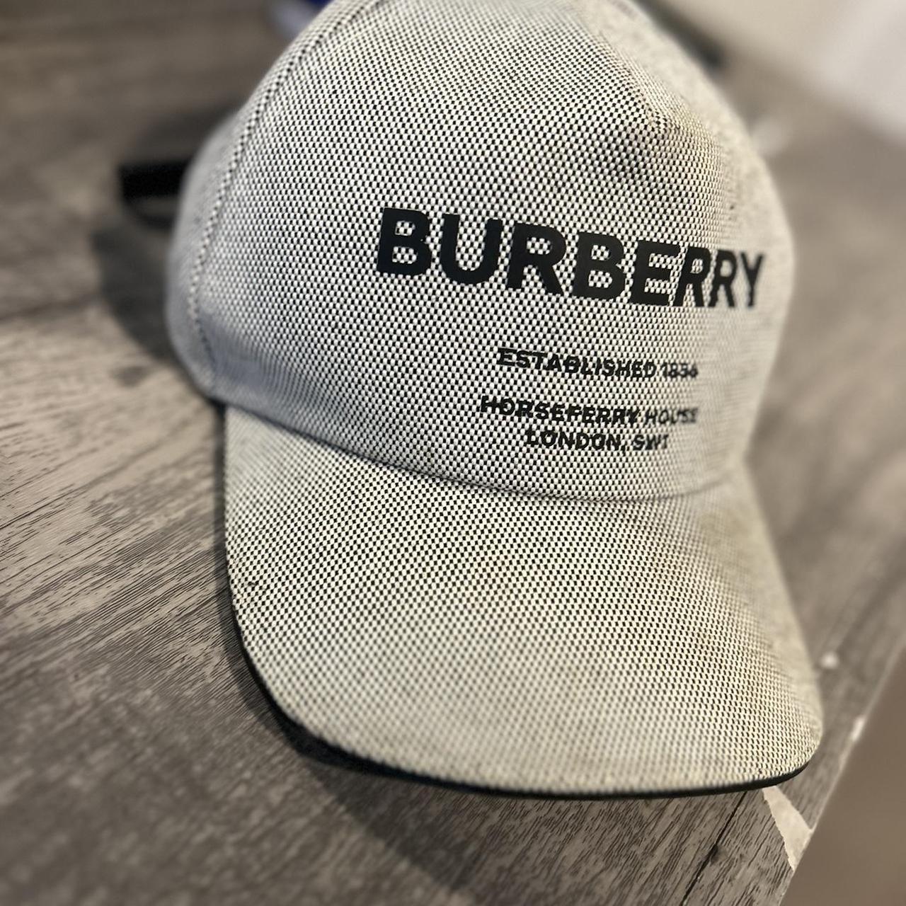 Burberry hat - Depop
