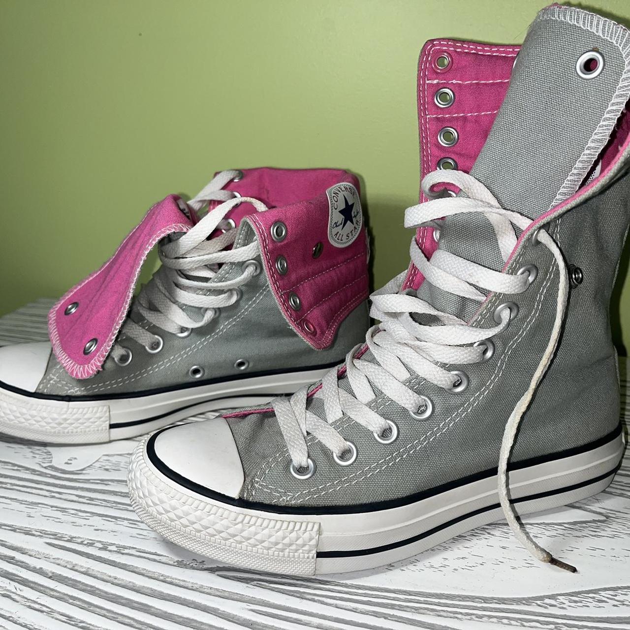 Grey/pink fold down converse xhi top Practically... - Depop