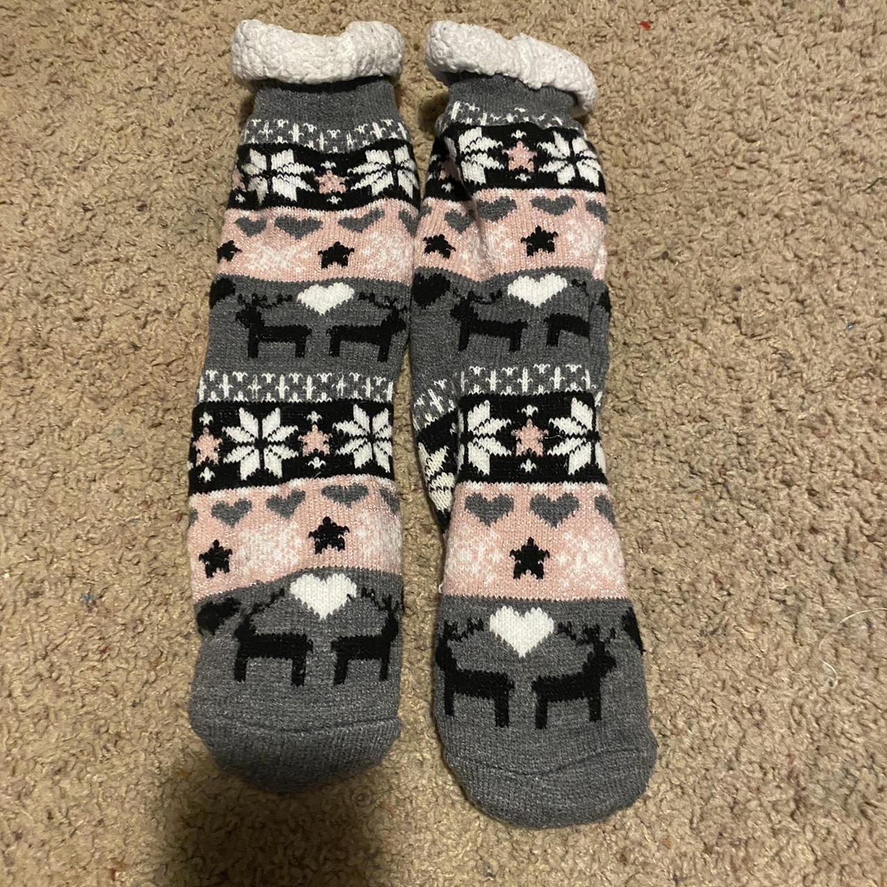 Grey and pink patterned fluffy socks - Depop