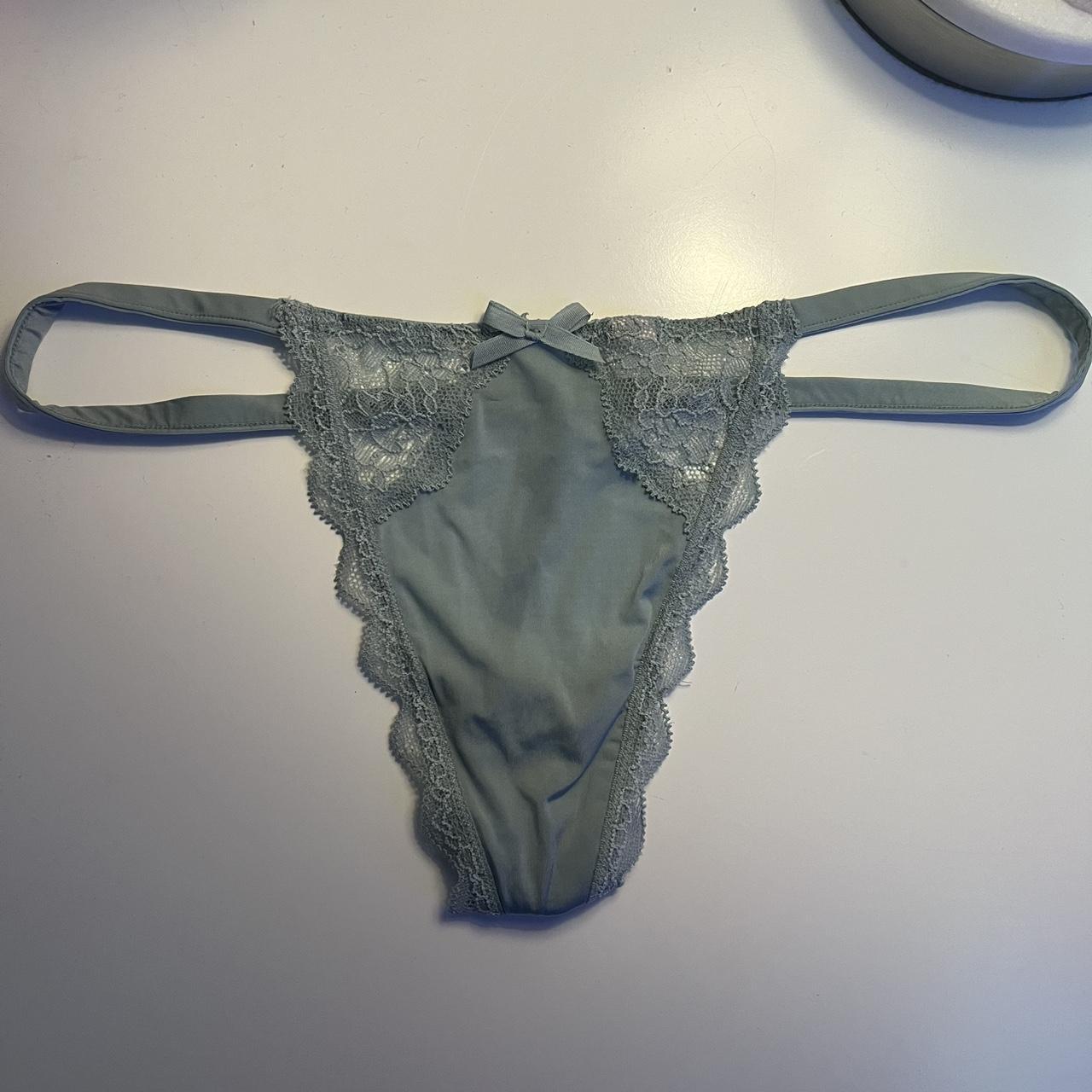 bow g-string victoria’s secret never... | Depop