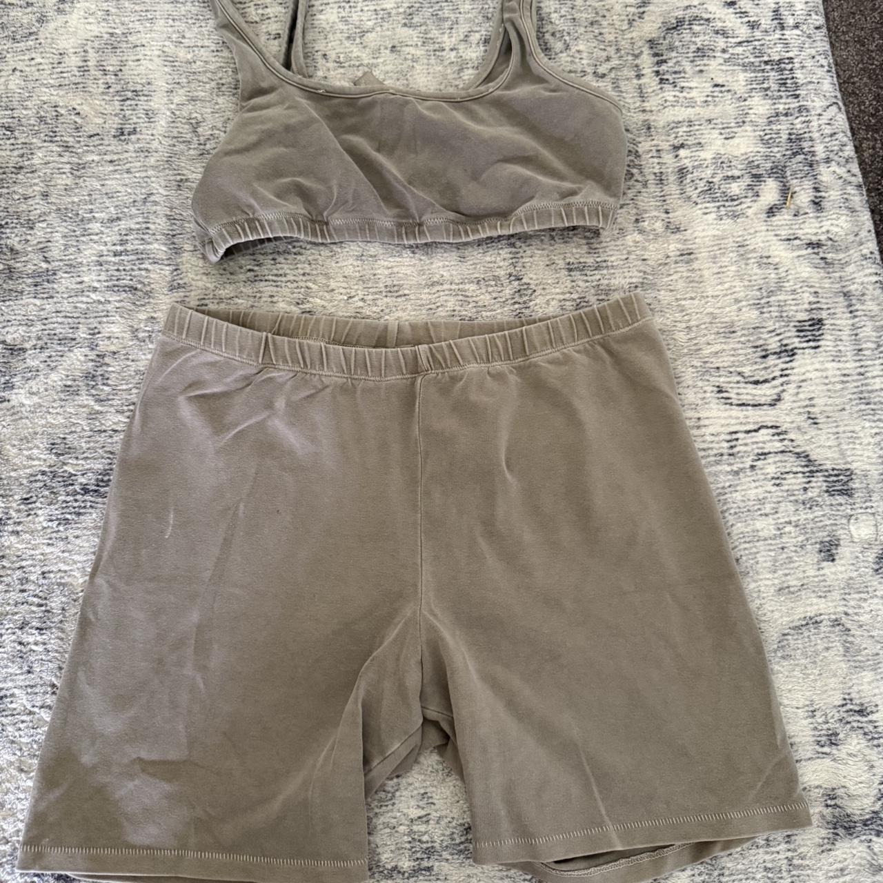 Skims lounge set, worn a handful of times Bottoms... - Depop