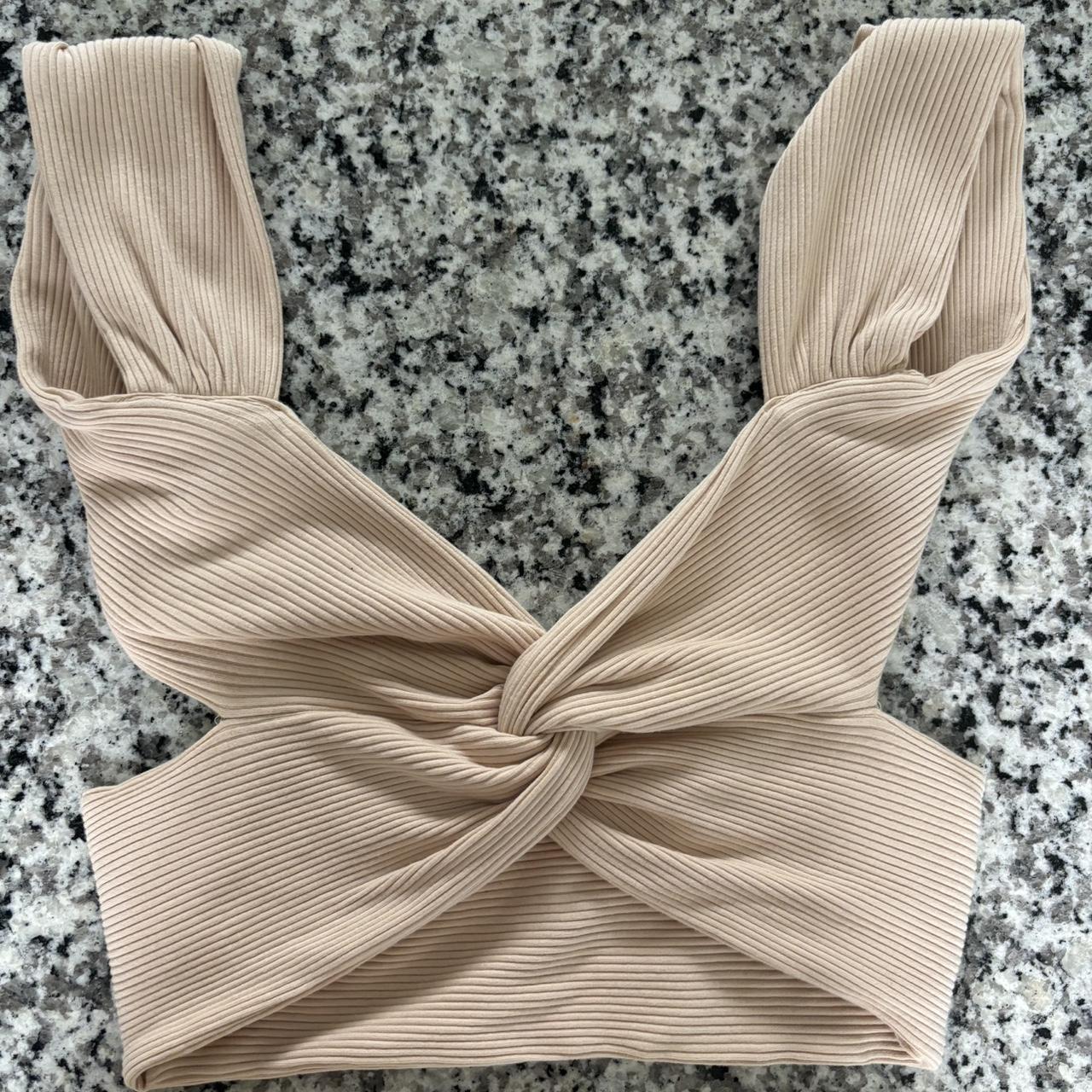 Tan crop top - Depop