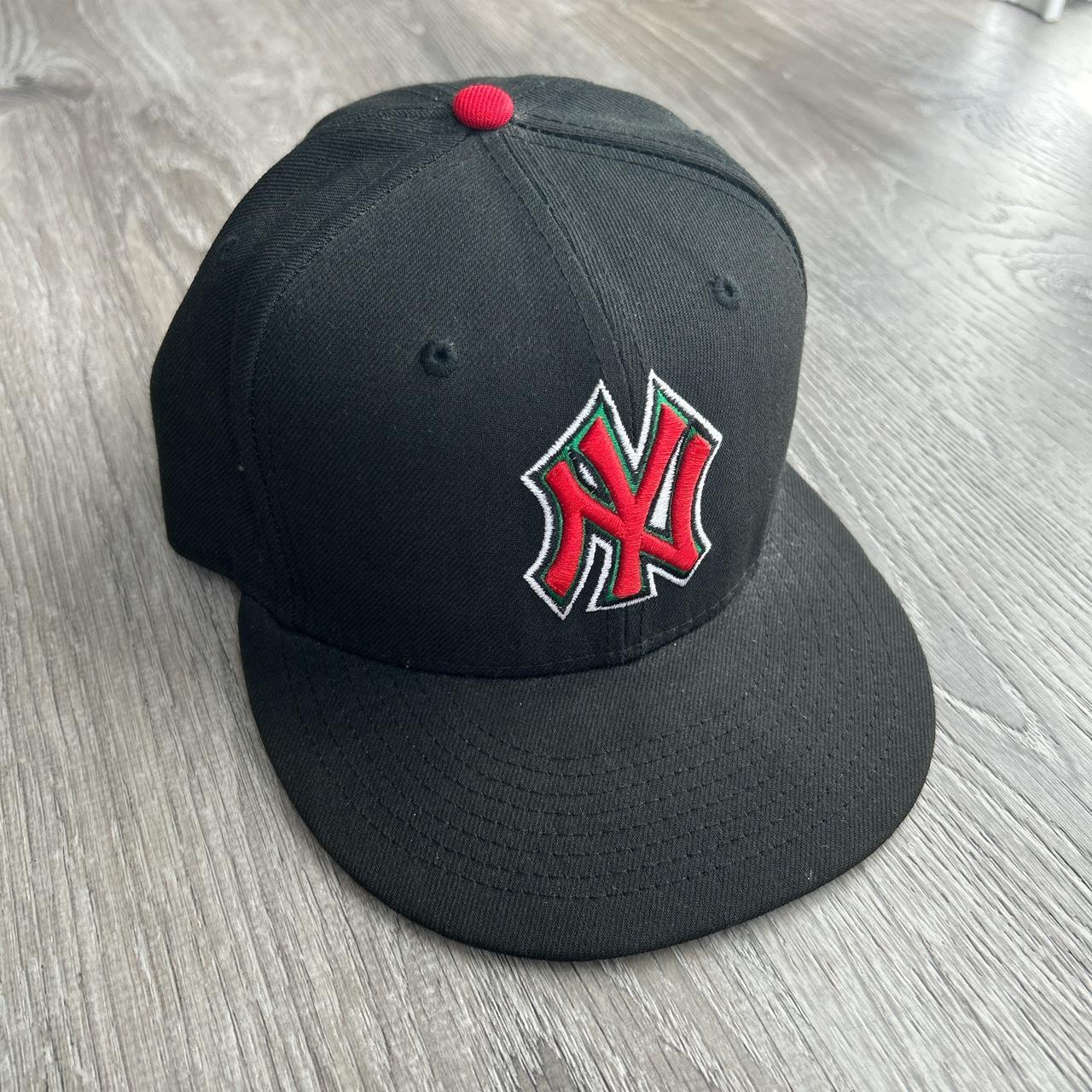 7 1\2 NY yankees fitted hat #y2k #sportswear... - Depop