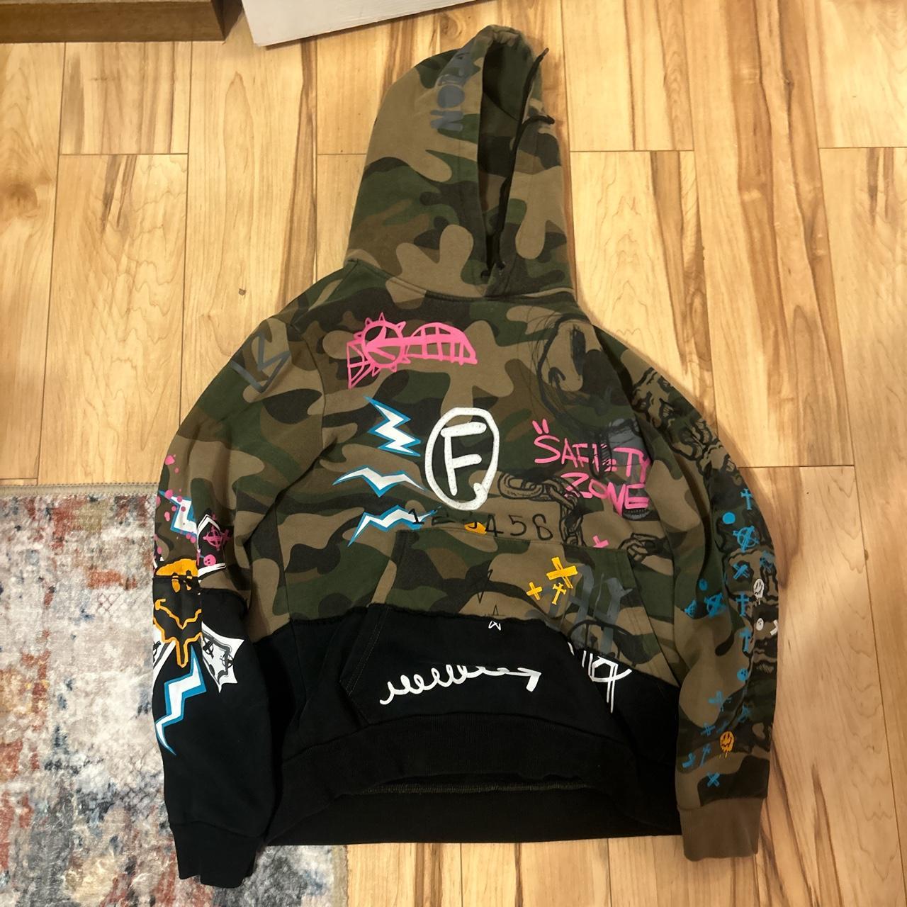 Smoke rise camo hoodie - Depop