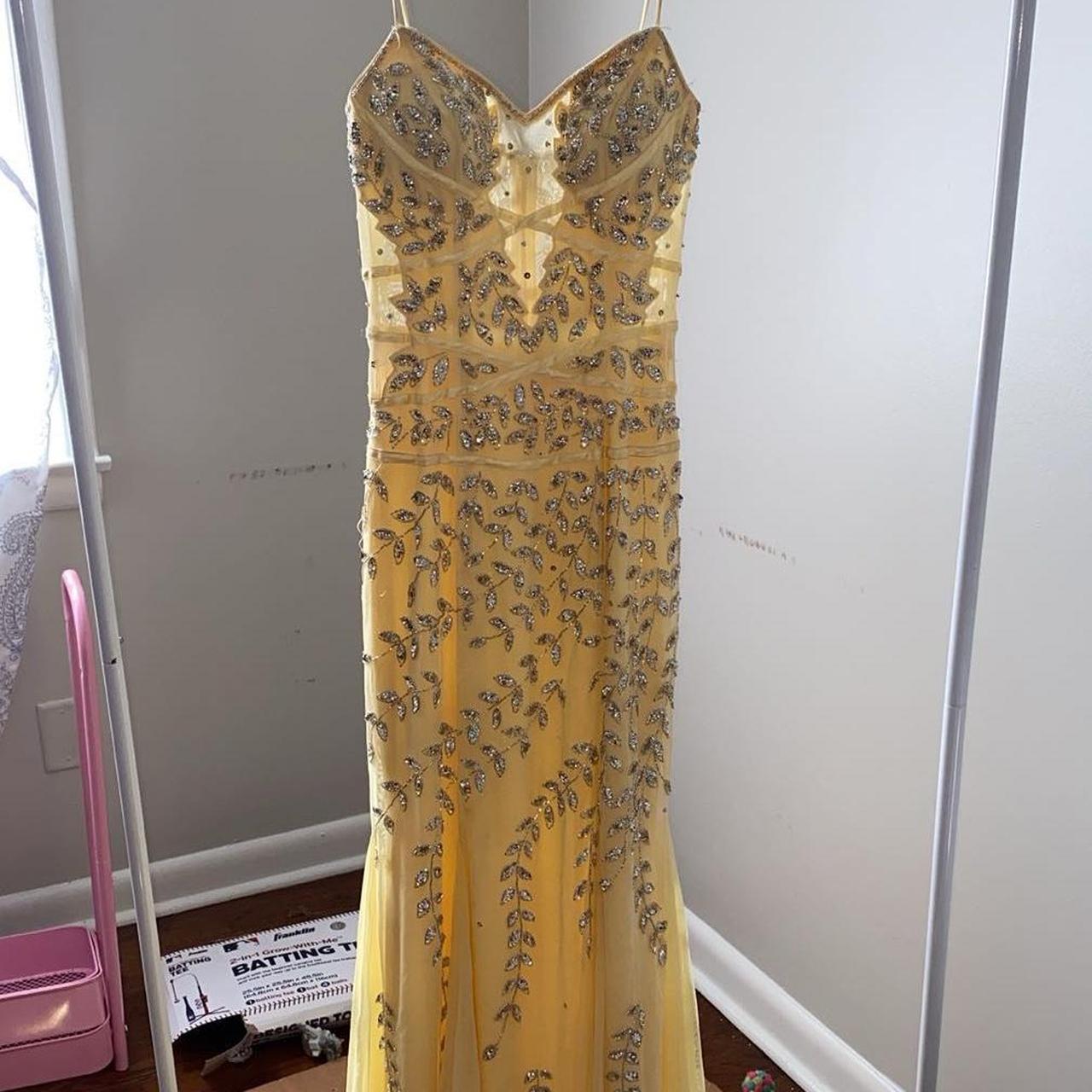 Caché Yellow Prom Dress with Silver Leaves 💛🌼 SIZE:... - Depop