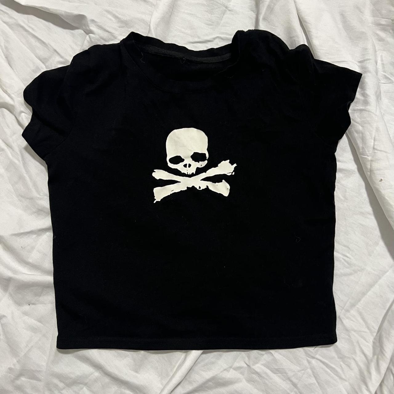 Black and white skull crop top #goth #grunge - Depop