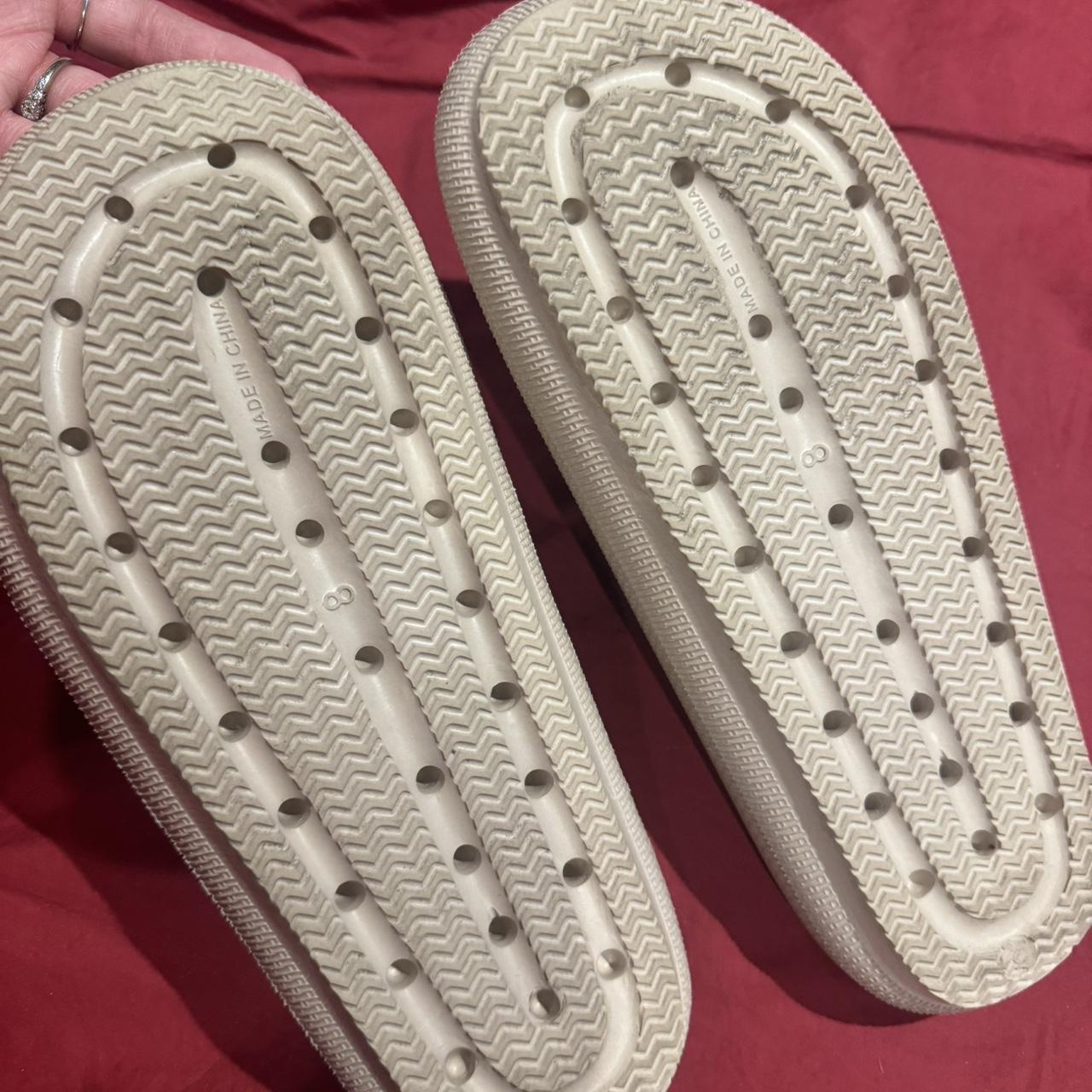 MIA slides size 8 worn once. Originally $30 - Depop