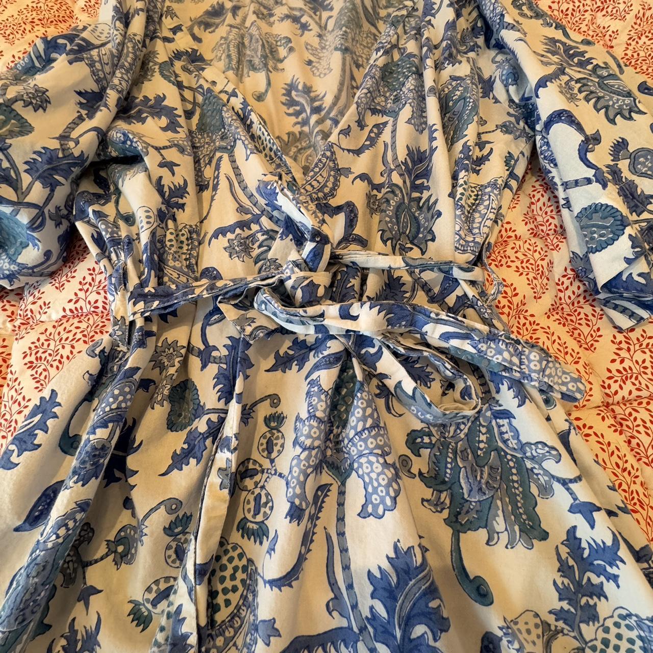 Roller Rabbit robe - Depop