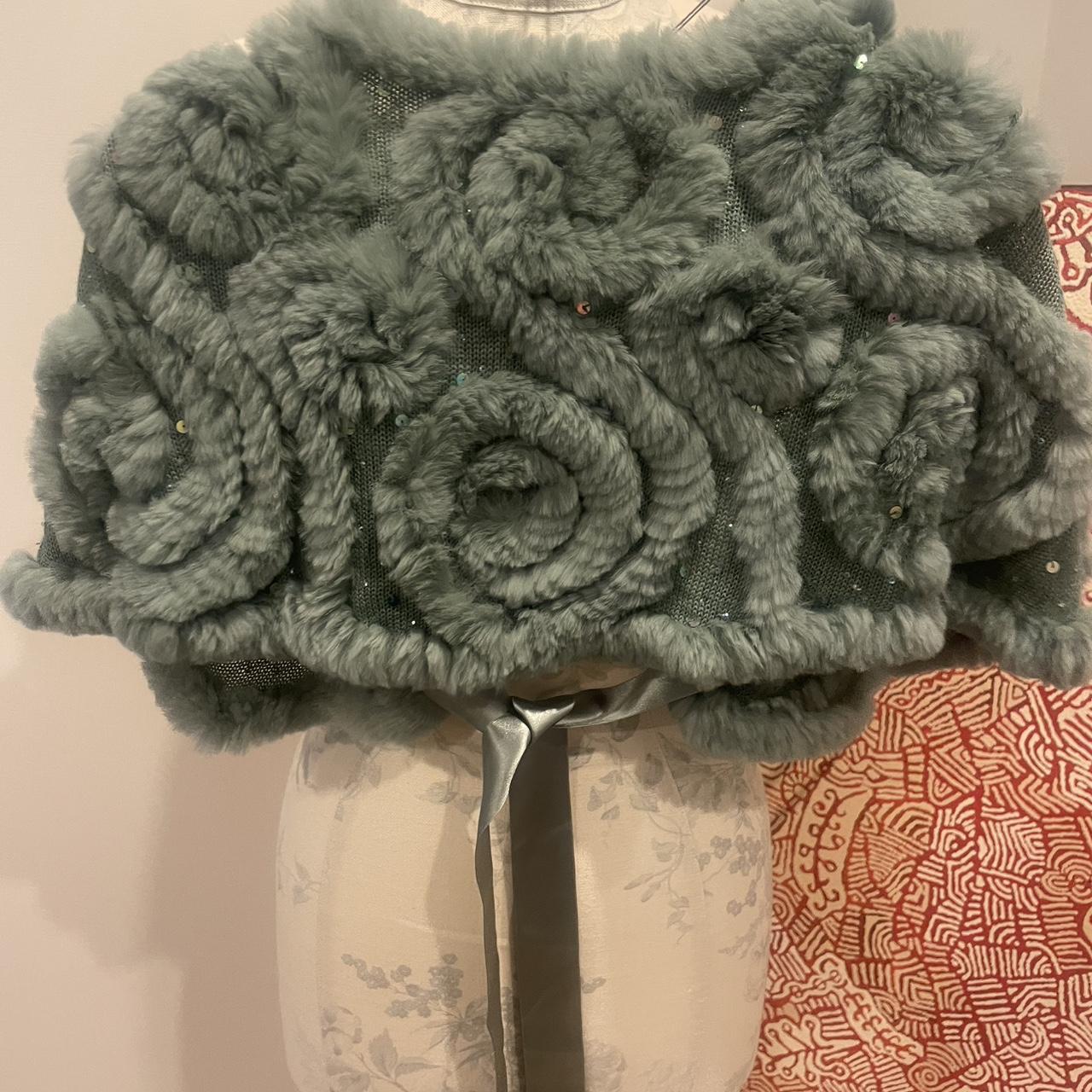 Shawl/stole Lovely green Rabbit fur Never worn... | Depop