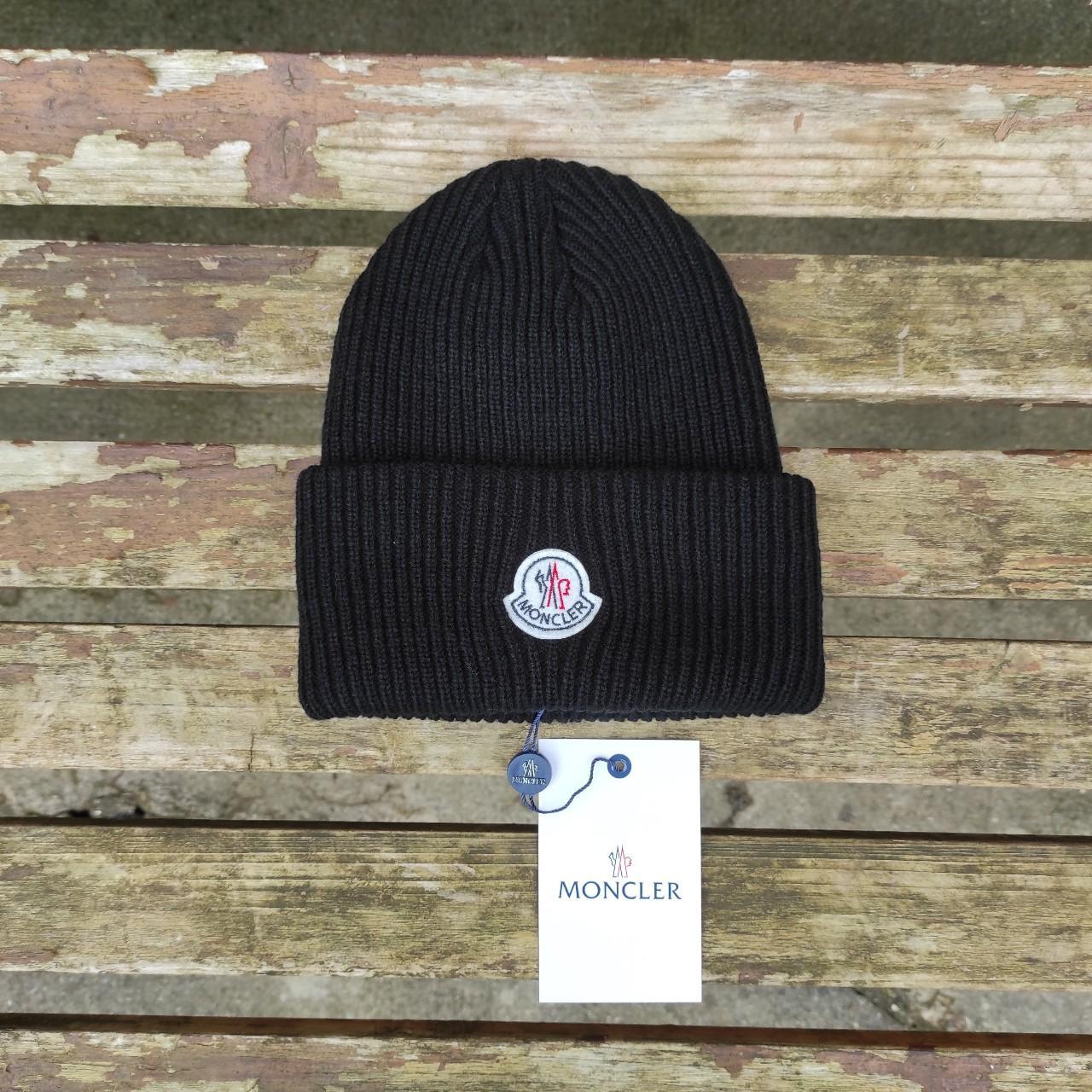 Bonnet Moncler Neuf jamais porté je le vends car... - Depop