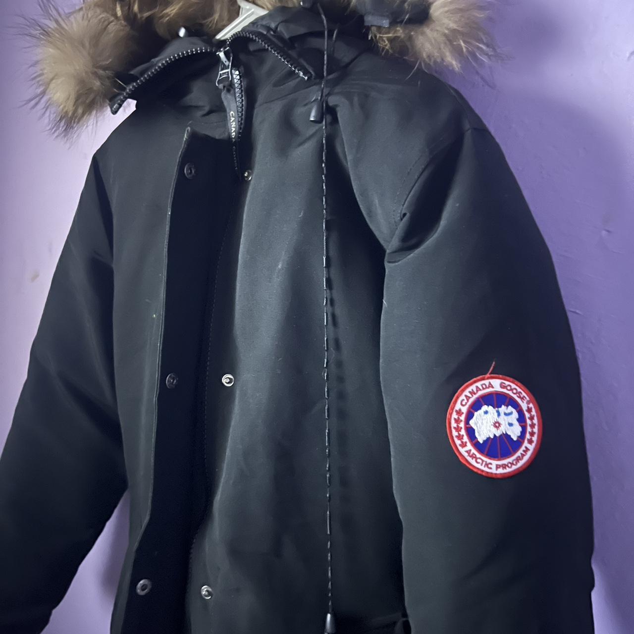 CANADA GOOSE COAT - Depop