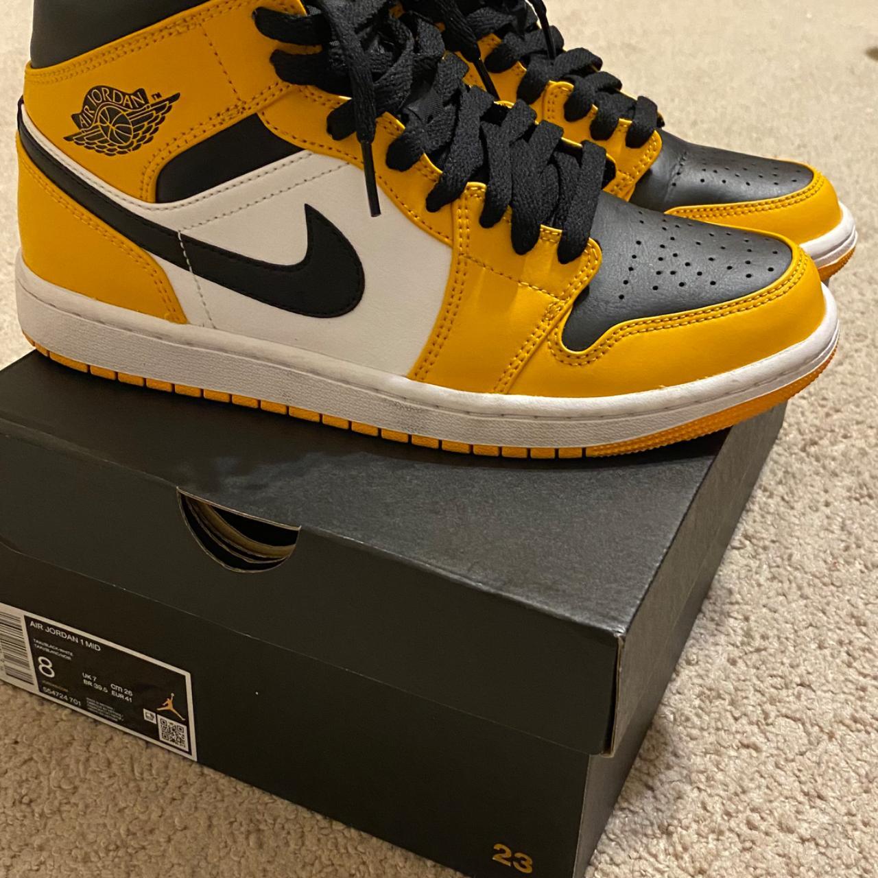 Jordan 1 taxi mids - Depop