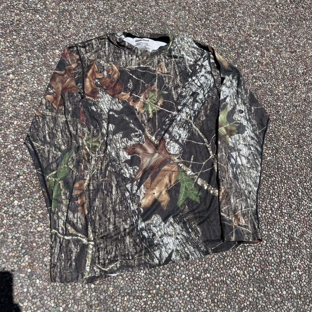 Realtree long sleeve camo with nice details. Fits... | Depop